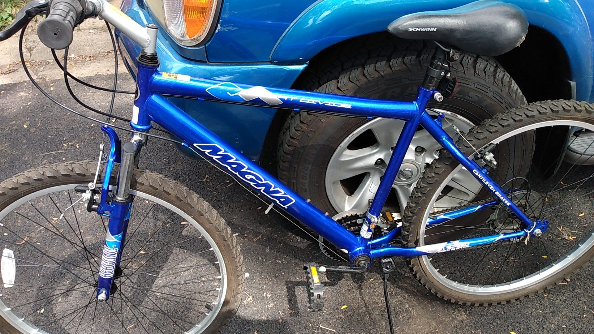 MAGNA GREAT DIVIDE MONTAIN BIKE TIRES 26 FRAME 18" 21 SPEEDS MEN OR ...