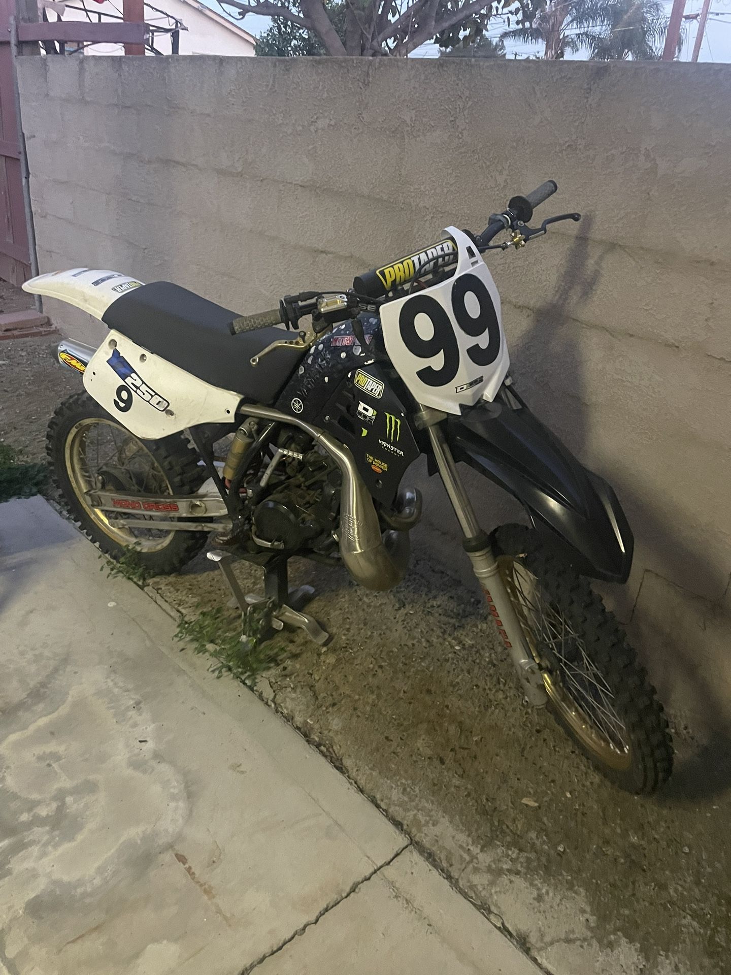 1986 Yamaha Yz250 2 Stroke!! for Sale in Riverside, CA - OfferUp