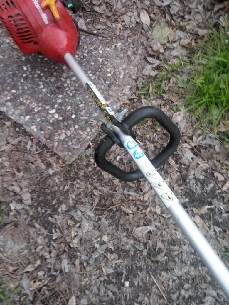 Mighty Lite 26cs weed eater for Sale in Dallas, TX - OfferUp