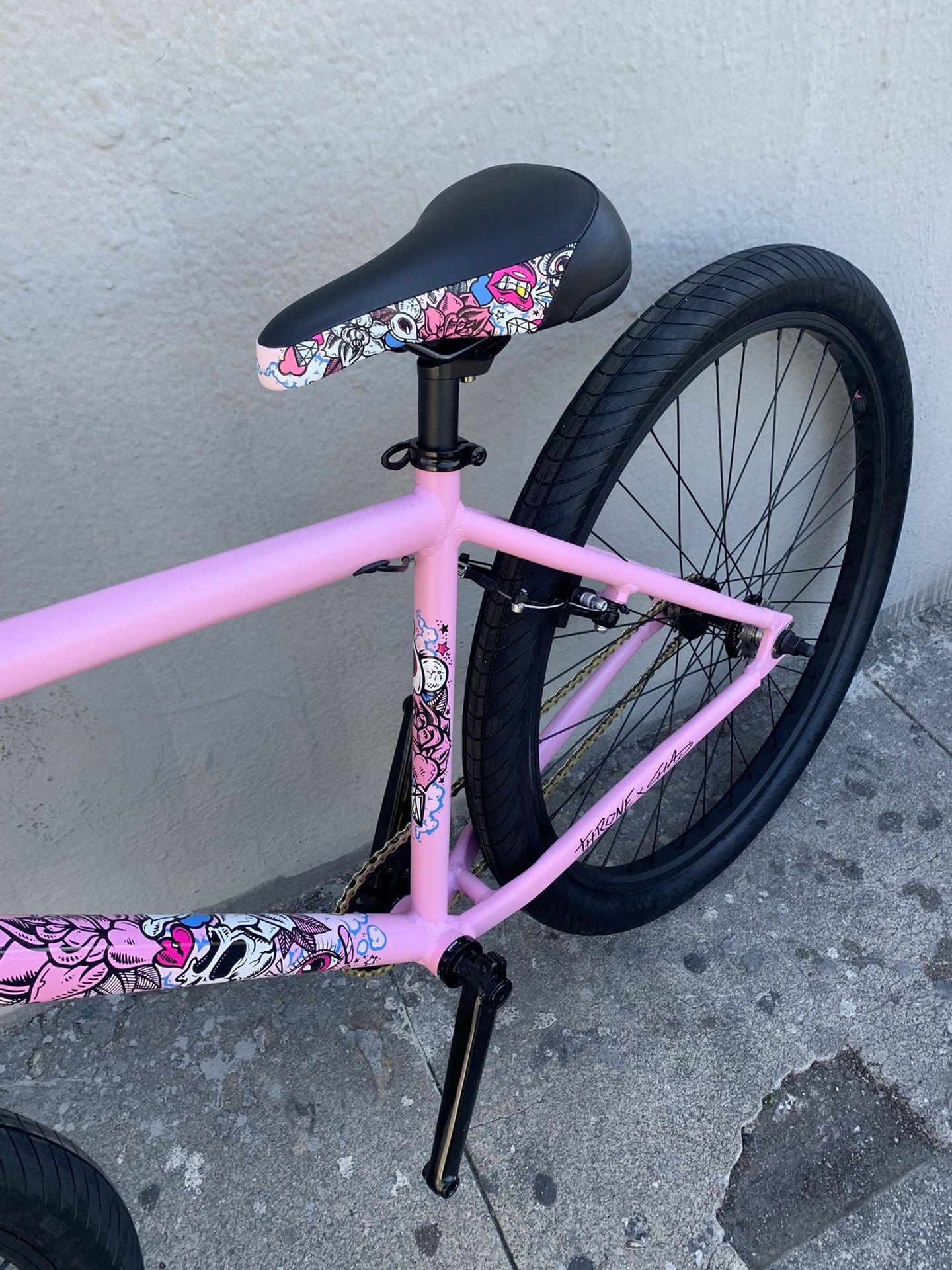 Throne The Goon Pink Chad for Sale in Huntington Park, CA - OfferUp