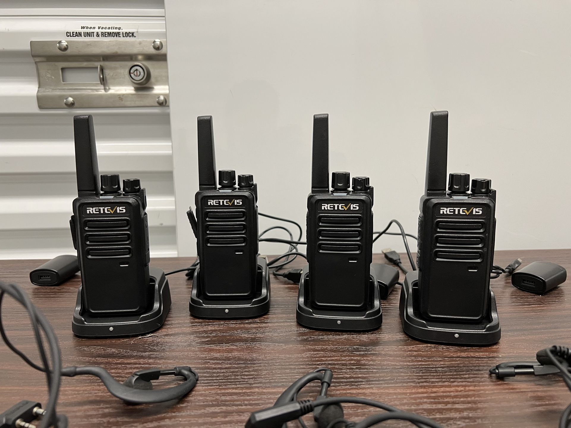 Retevis RT68 Two Way Radios with Earpiece, Heavy Duty Walkie Talkies ...