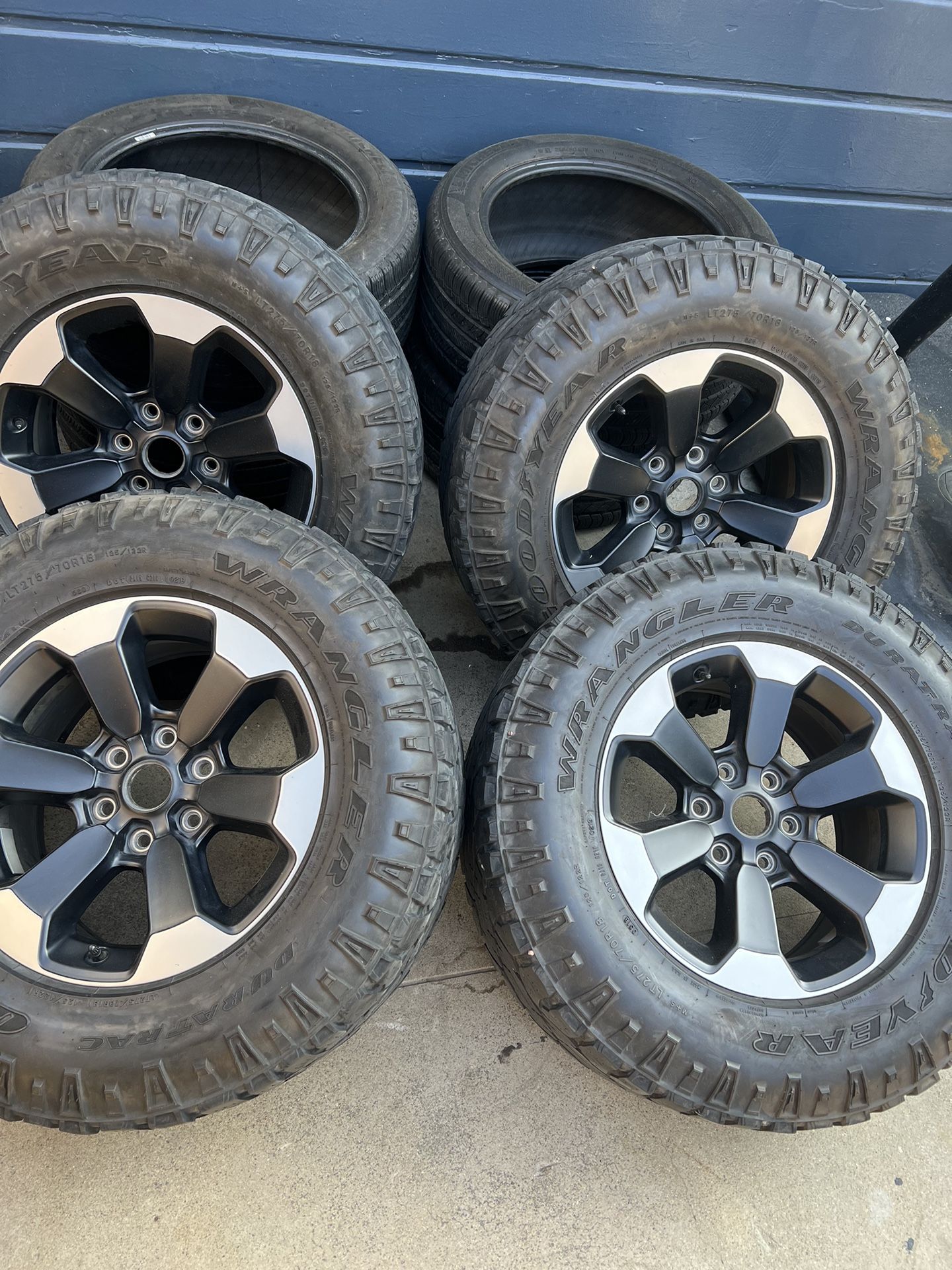 18” Inch Truck Rims 6x139.7 for Sale in Pico Rivera, CA - OfferUp