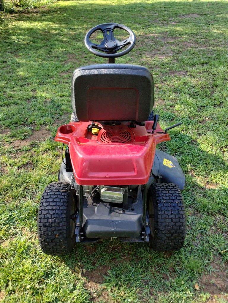 Murray 30" Riding Lawn Mower for Sale in Sophia, NC - OfferUp
