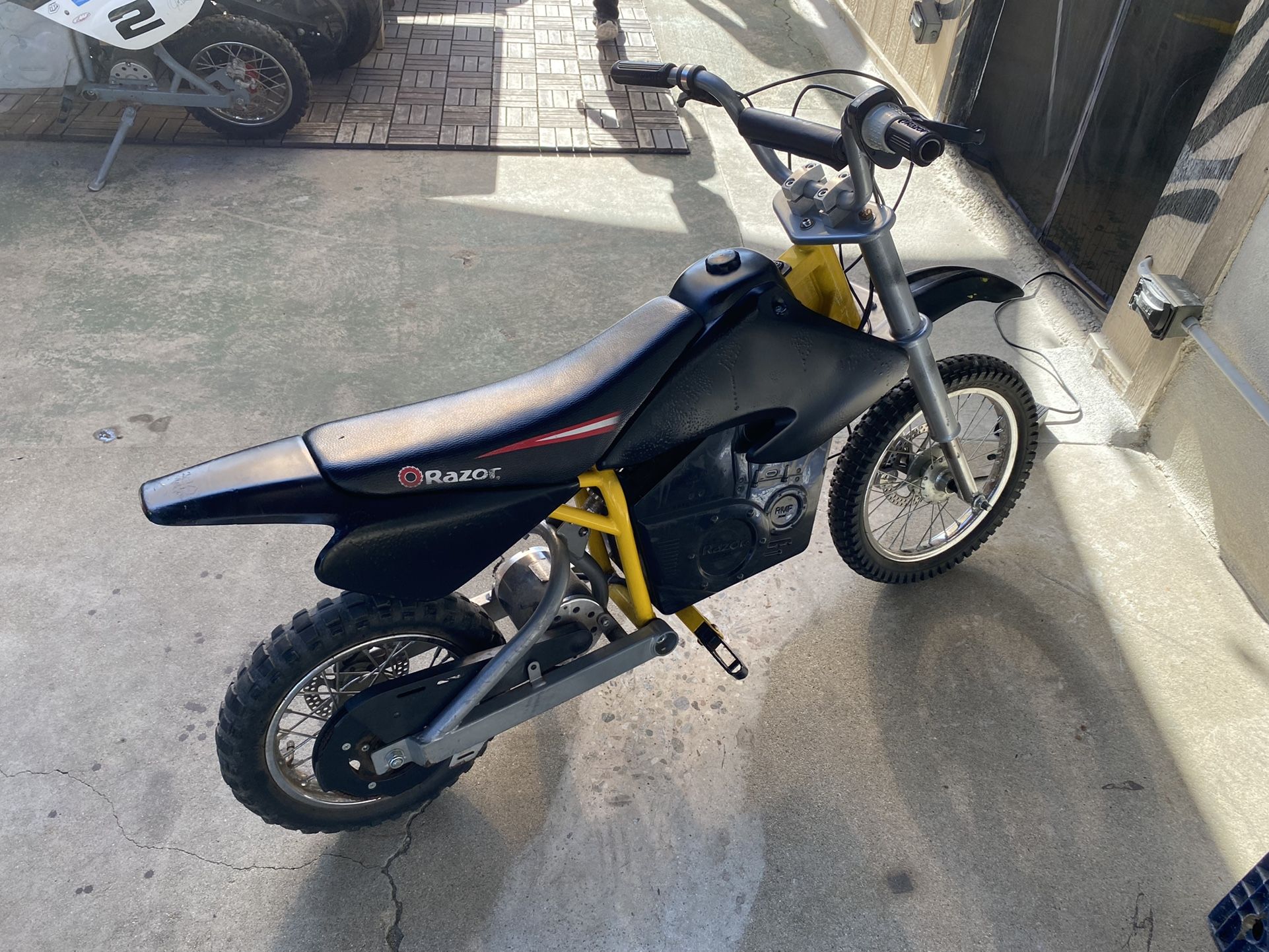 Razor Mx650 Dirt Bike Mini Moto for Sale in Whittier, CA - OfferUp
