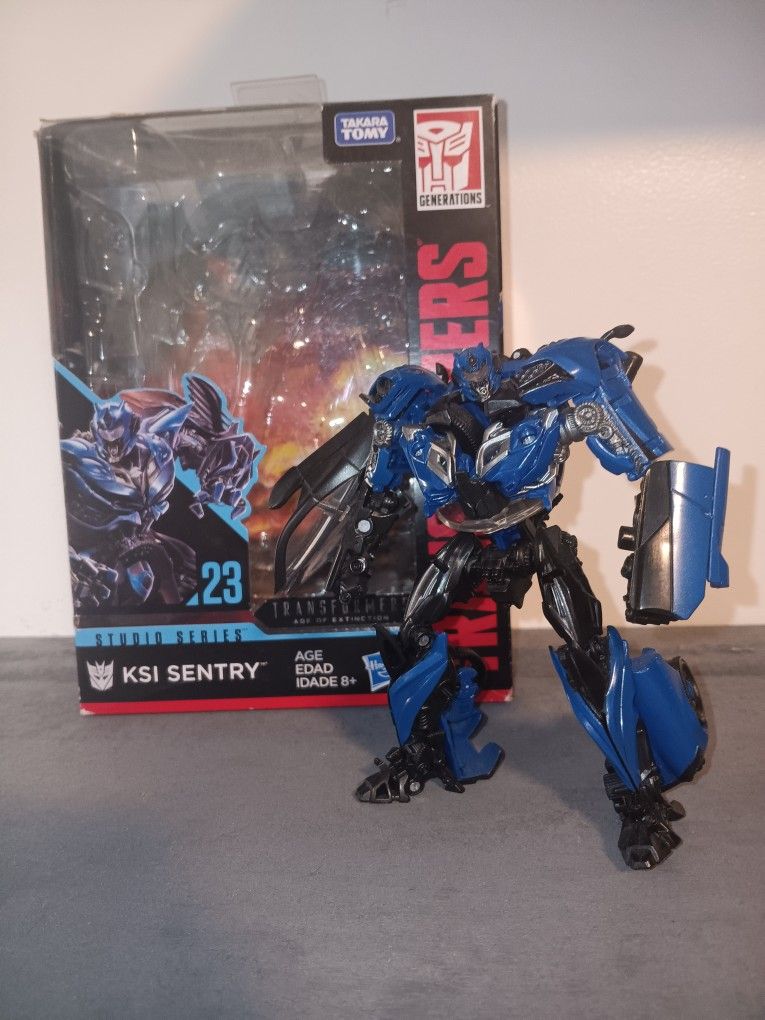 Transformers Studio Series 23 Ksi Sentry for Sale in Stickney, IL - OfferUp