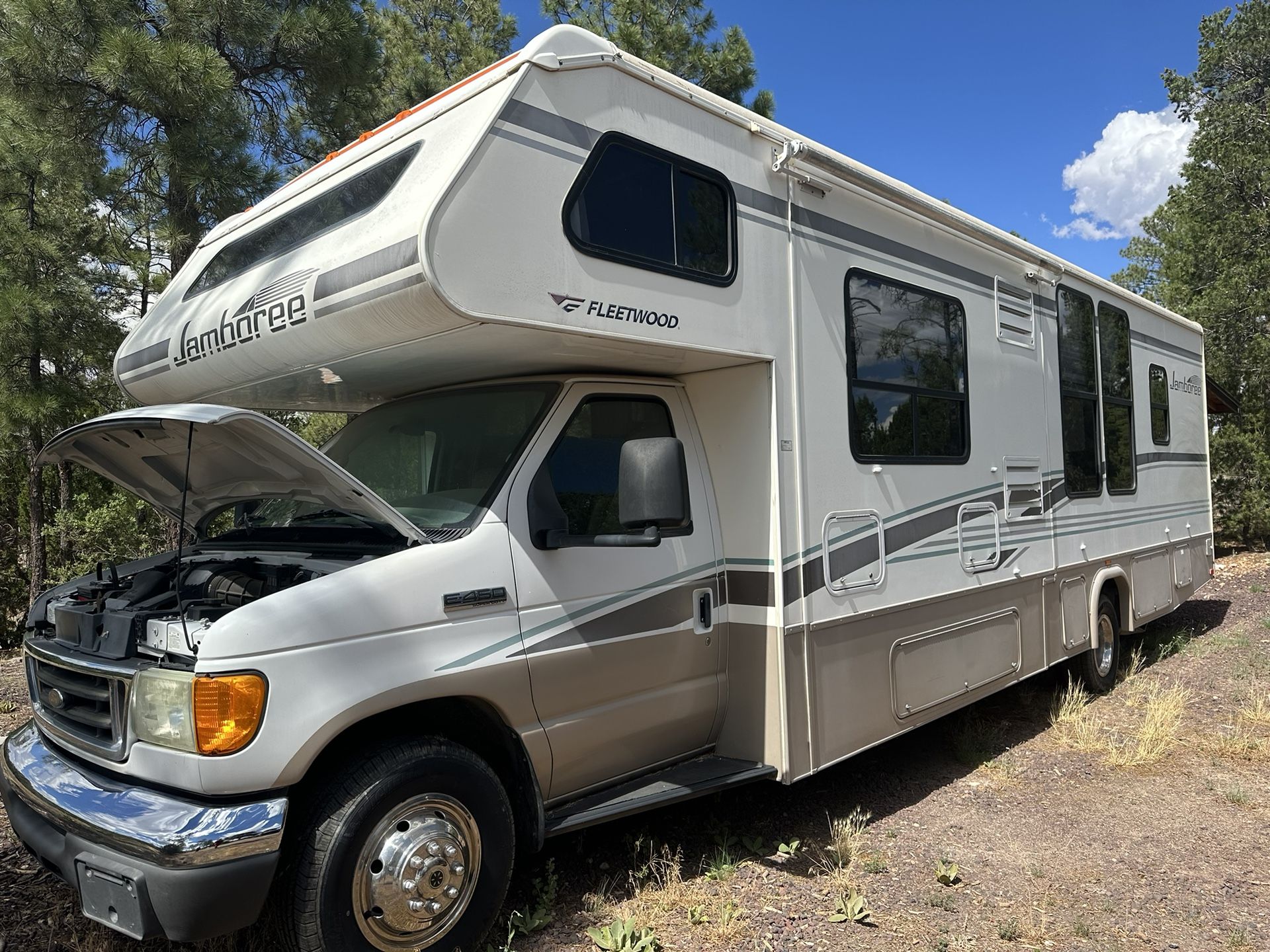 2006 Fleetwood Jamboree 31ft Class C Coach for Sale in Mesa, AZ - OfferUp