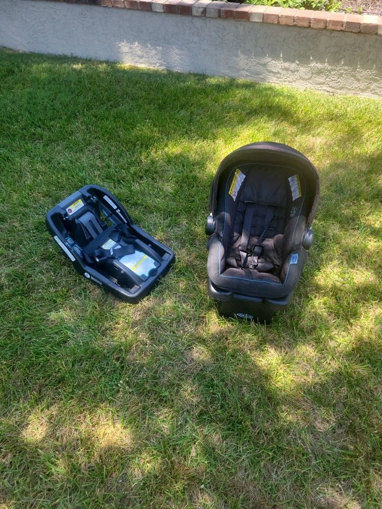 Carseat + 2 Bases + Stroller for Sale in Riverside, CA - OfferUp