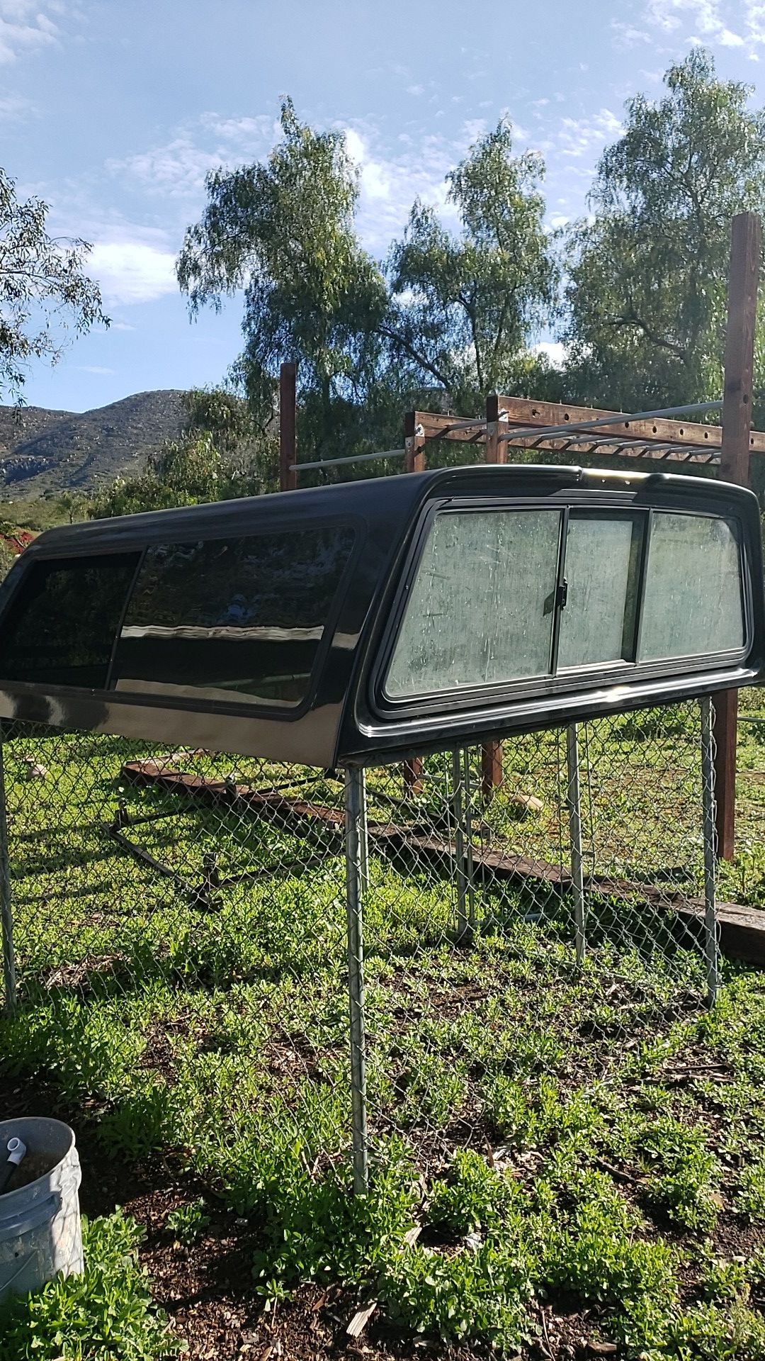Snug Top Camper Shell F250 Superduty 2003 standard bed for Sale in ...