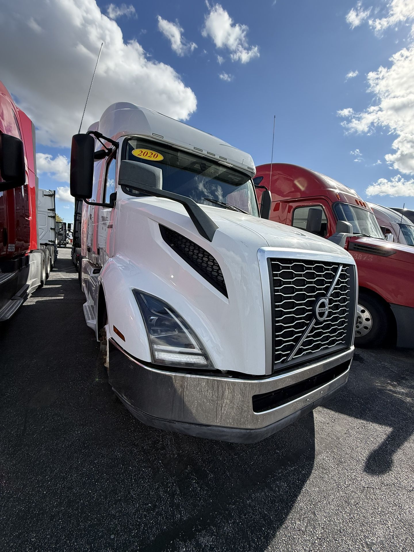 2020 VOLVO VNL64T760 for Sale in Chicago, IL - OfferUp