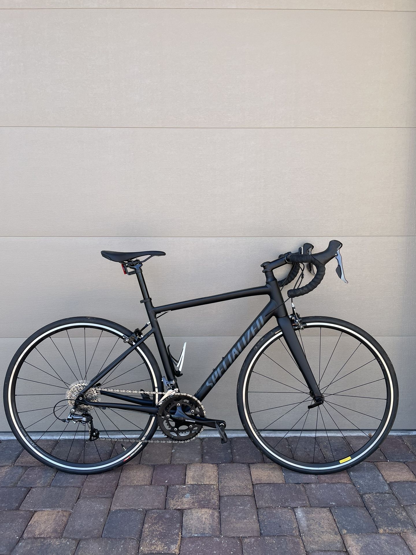 Specialized Allez Road Bike - Satin Black / Carbon for Sale in Las ...