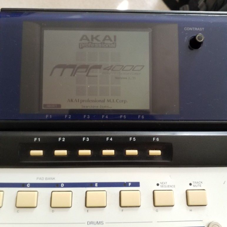 Akai Mpc 4000 for Sale in Baldwin Hills, CA - OfferUp