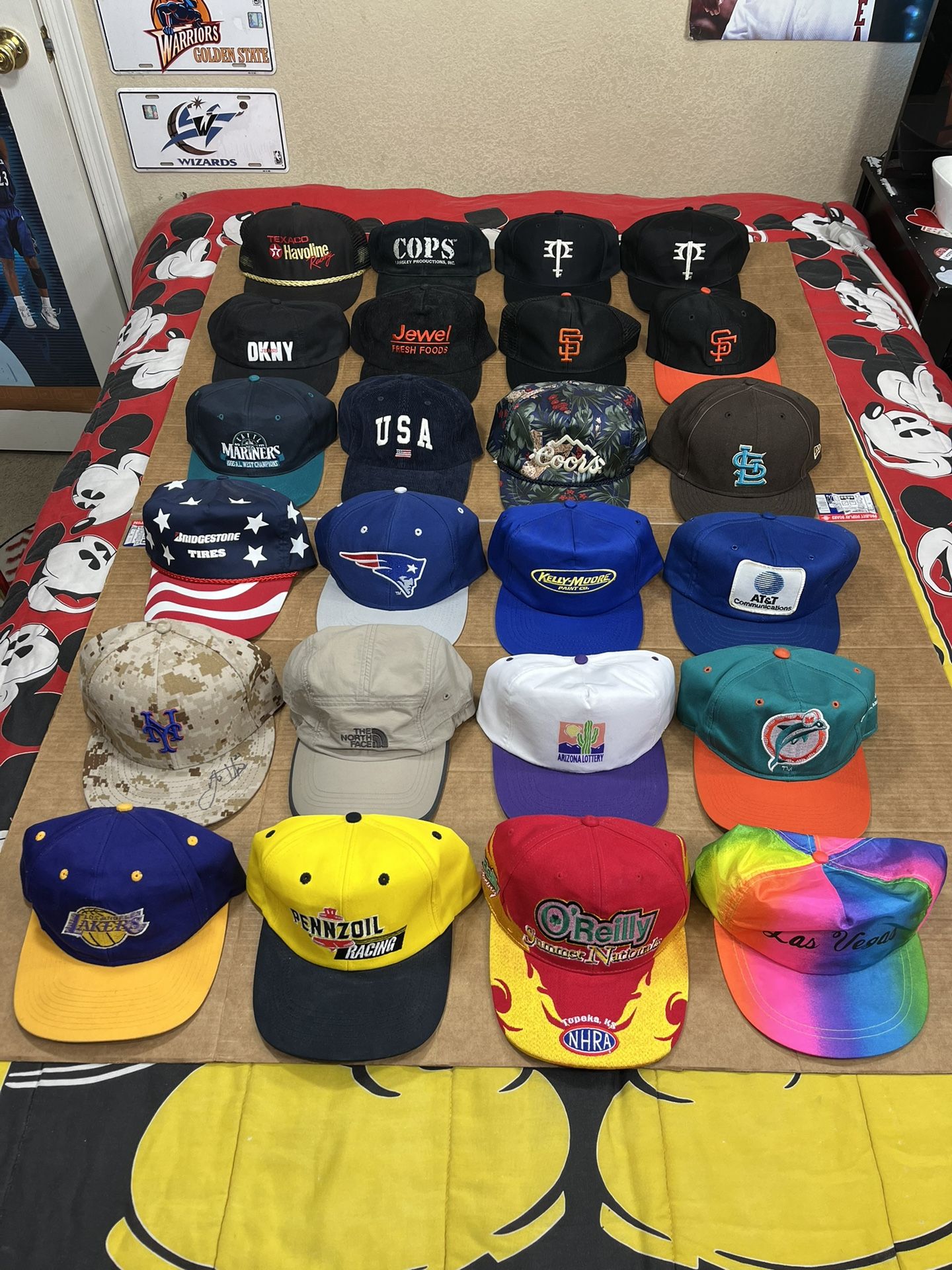 Vintage Snapbacks for Sale in Sun City, AZ - OfferUp