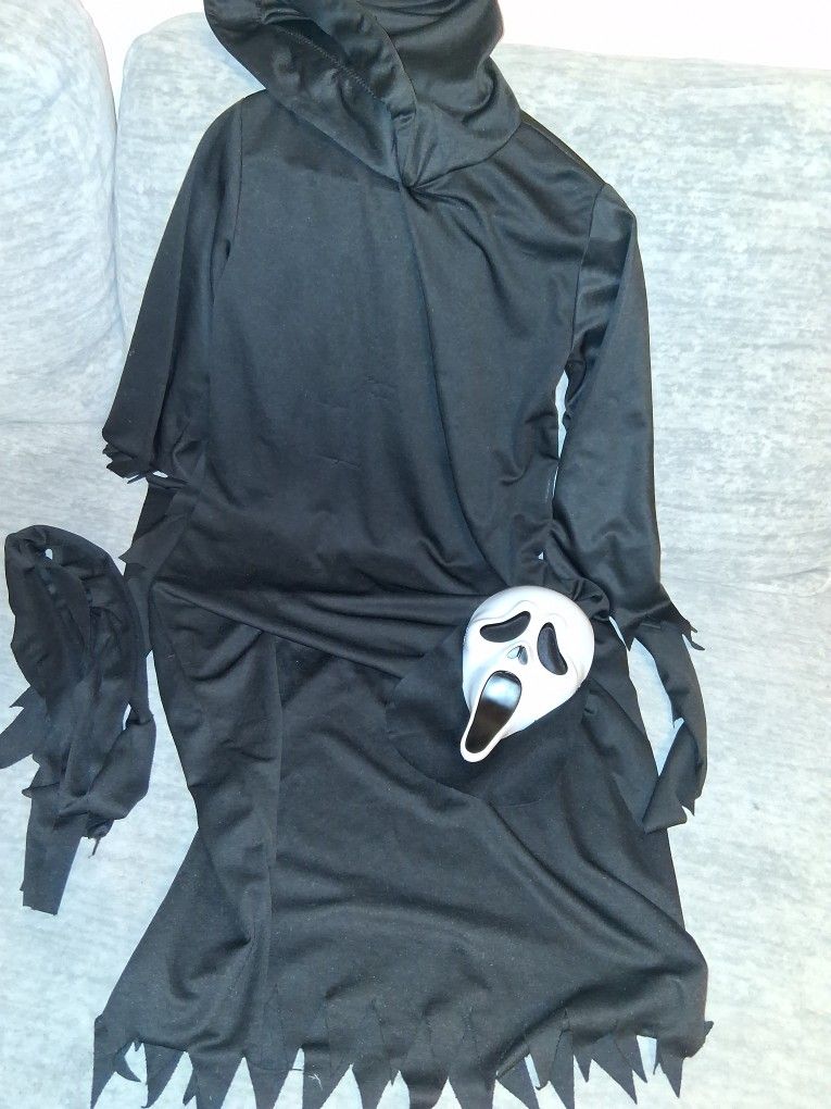 Scream Costume for Sale in San Antonio, TX - OfferUp