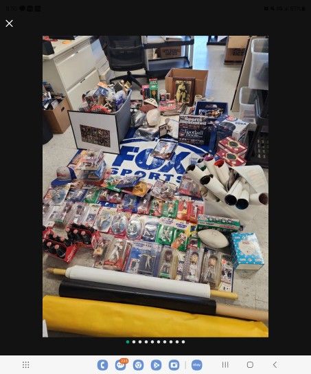 Huge Sports Memorabilia Lot (Autographed Items) for Sale in Youngtown ...