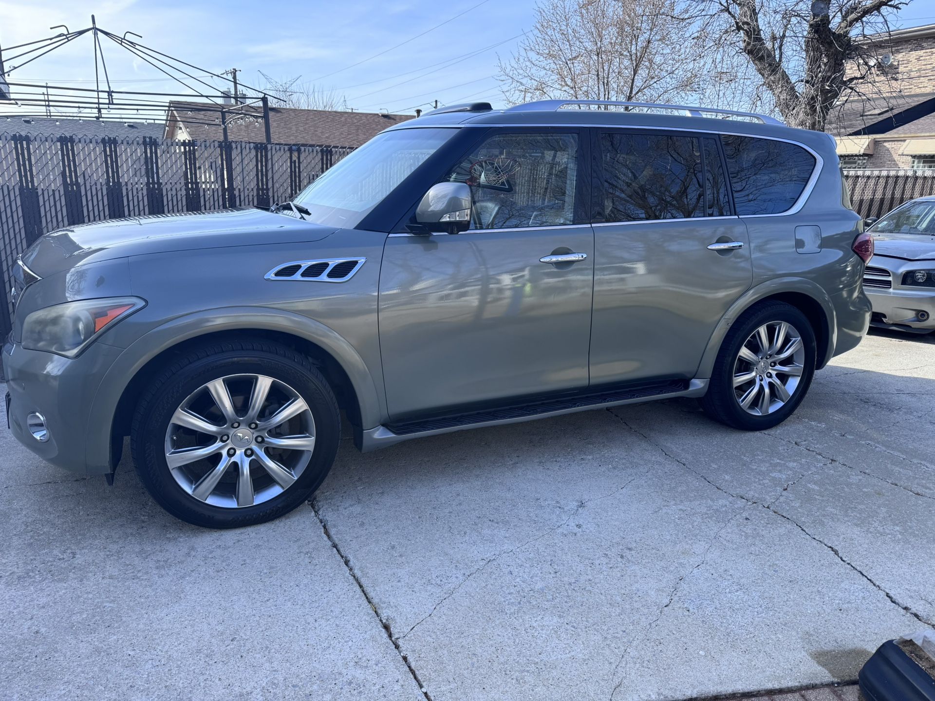 2011 Infiniti Qx56 for Sale in Burbank, IL - OfferUp