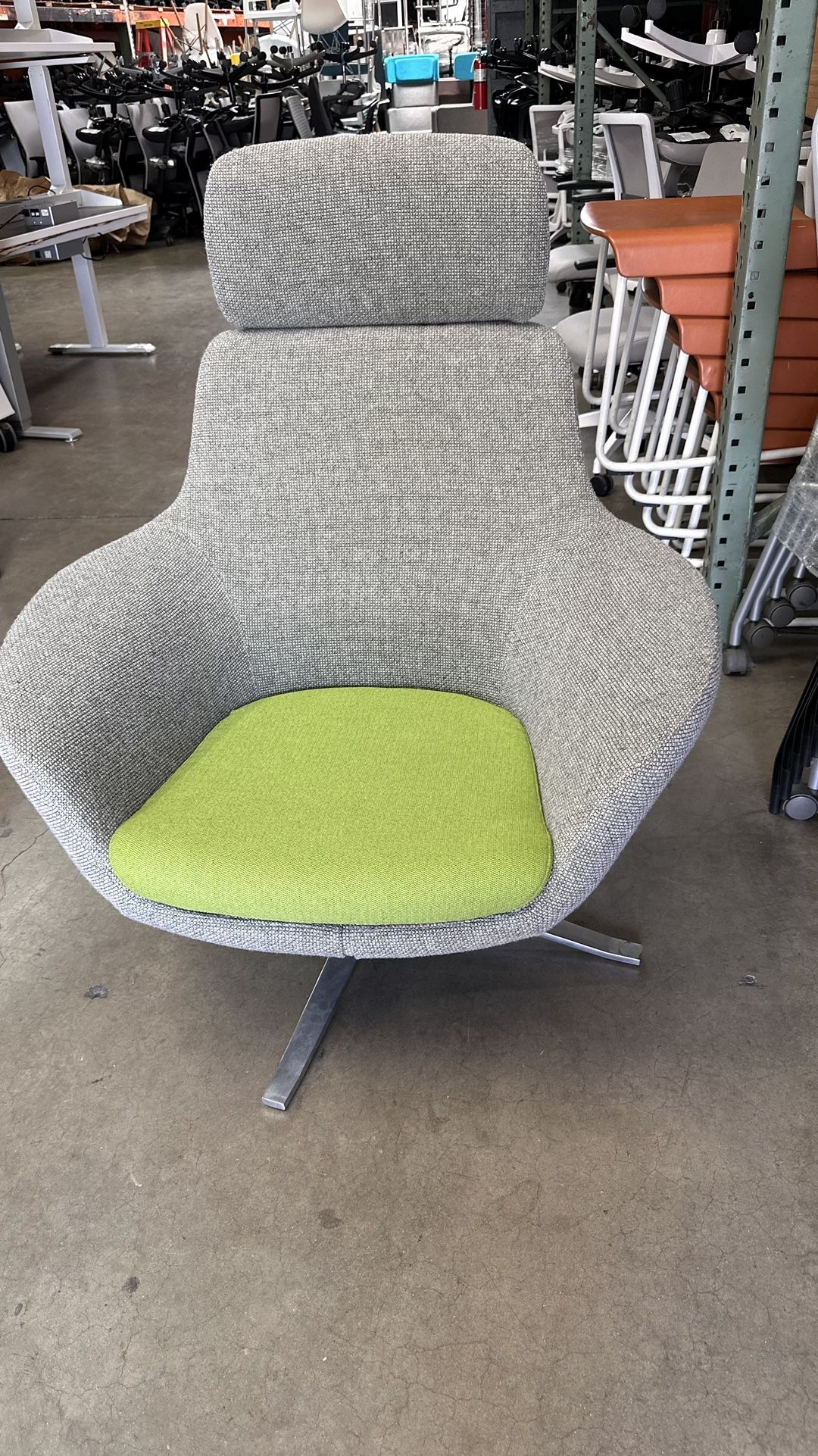 Coalesse Steelcase Swivel Arm Chair for Sale in San Gabriel, CA - OfferUp