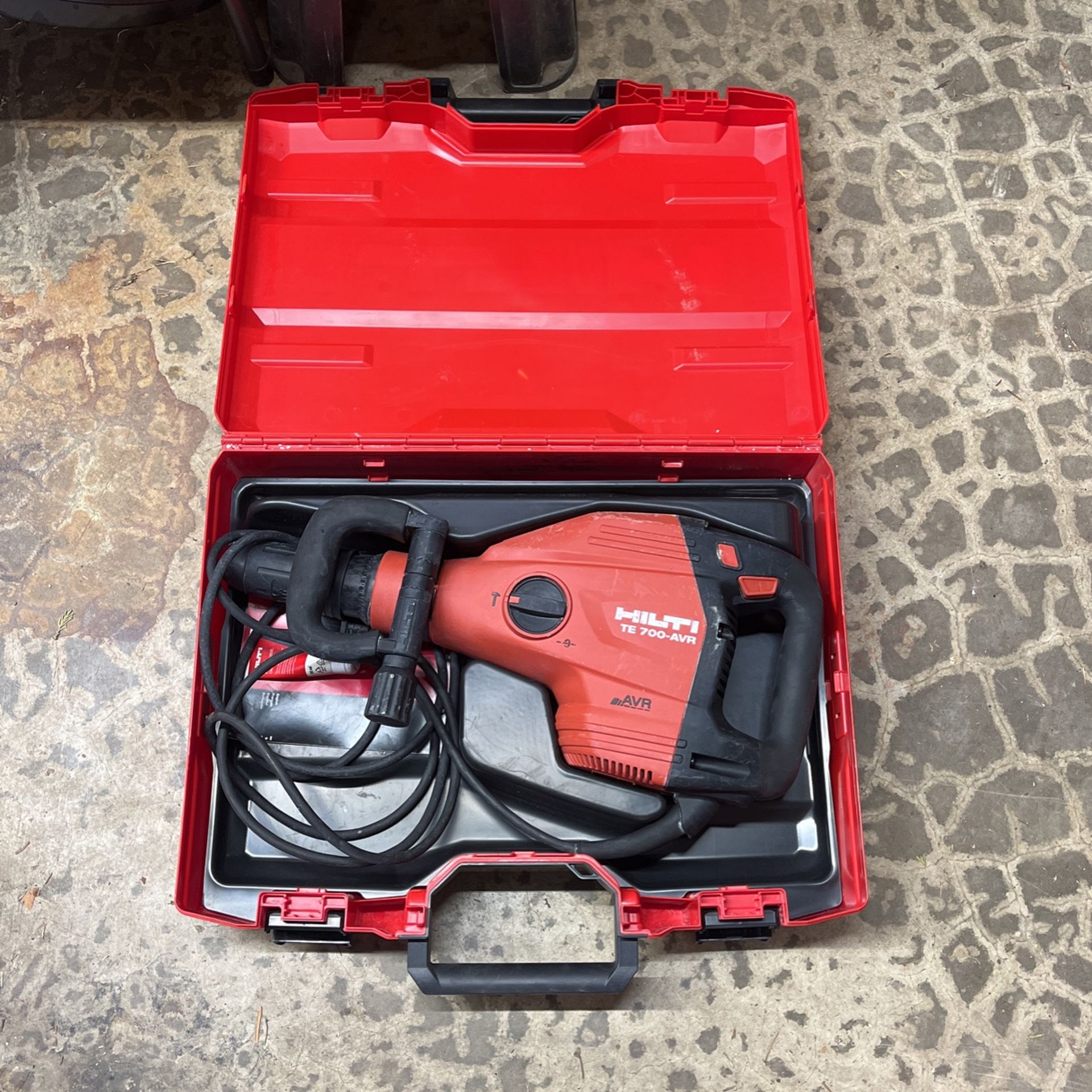 Hilti TE 700-AVR for Sale in Ravensdale, WA - OfferUp