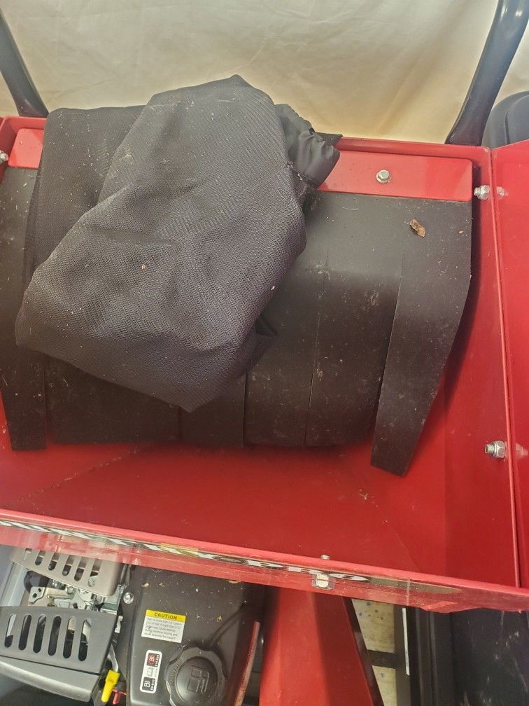 Country Pro Wood Chipper $400 for Sale in Federal Way, WA - OfferUp