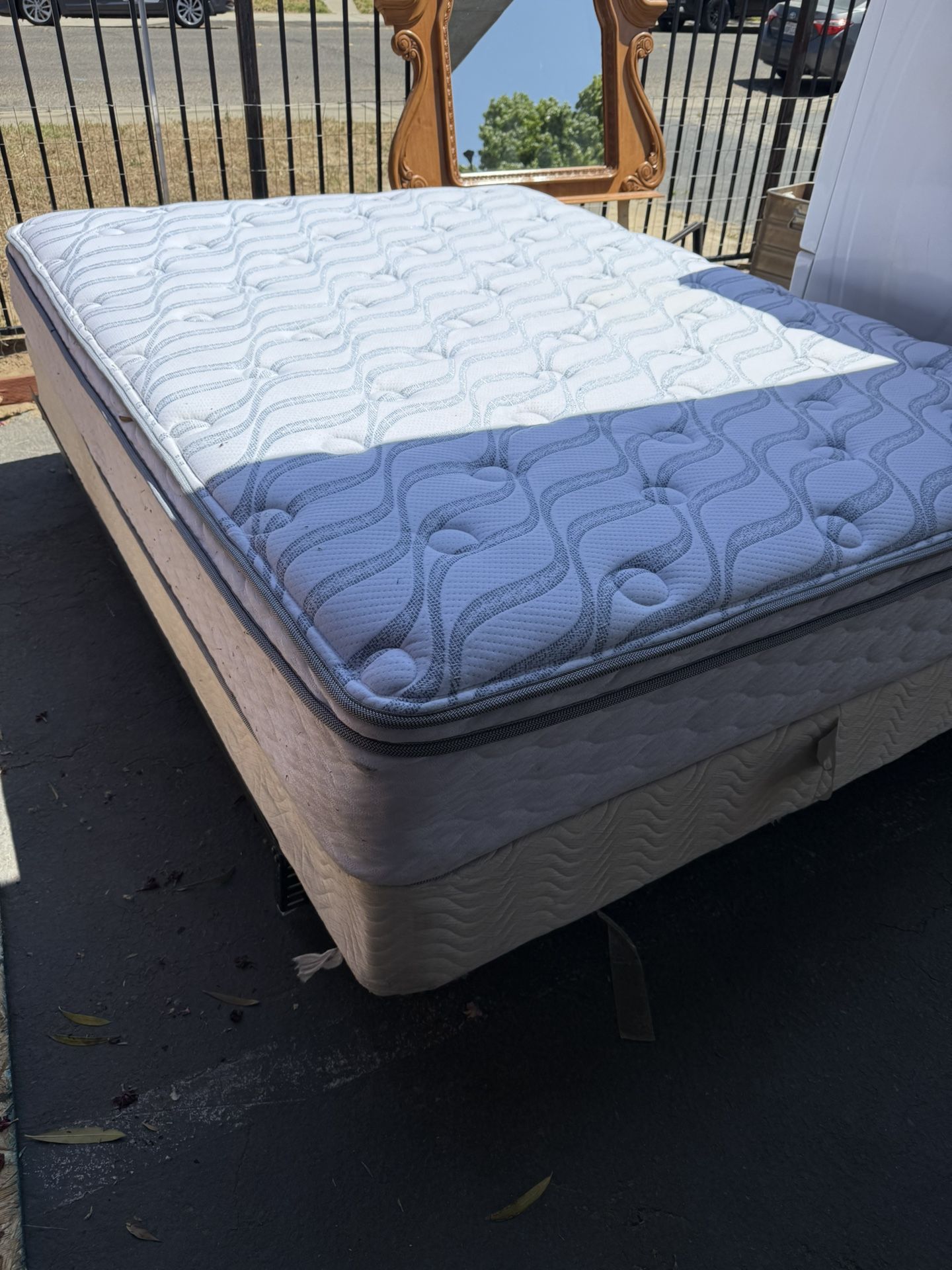 Queen Mattress , Box Spring And Rails for Sale in Atwater, CA - OfferUp