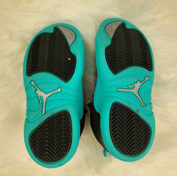 Jordan 12 Retro Hyper Jade Size 9c for Sale in Houston, TX - OfferUp
