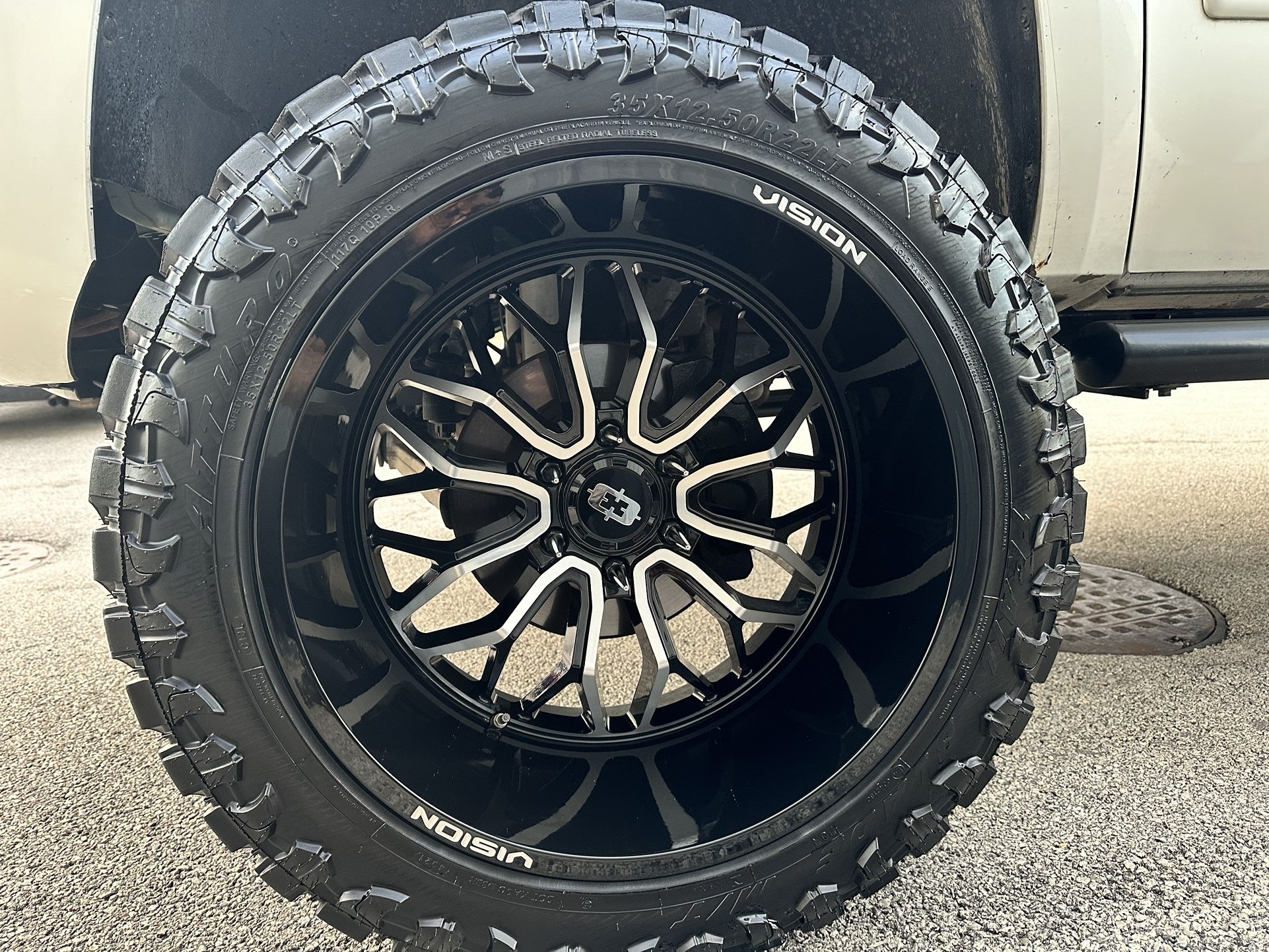 22x12 VISION WHEELS/ 35” ATTURO TIRES for Sale in New Lenox, IL - OfferUp
