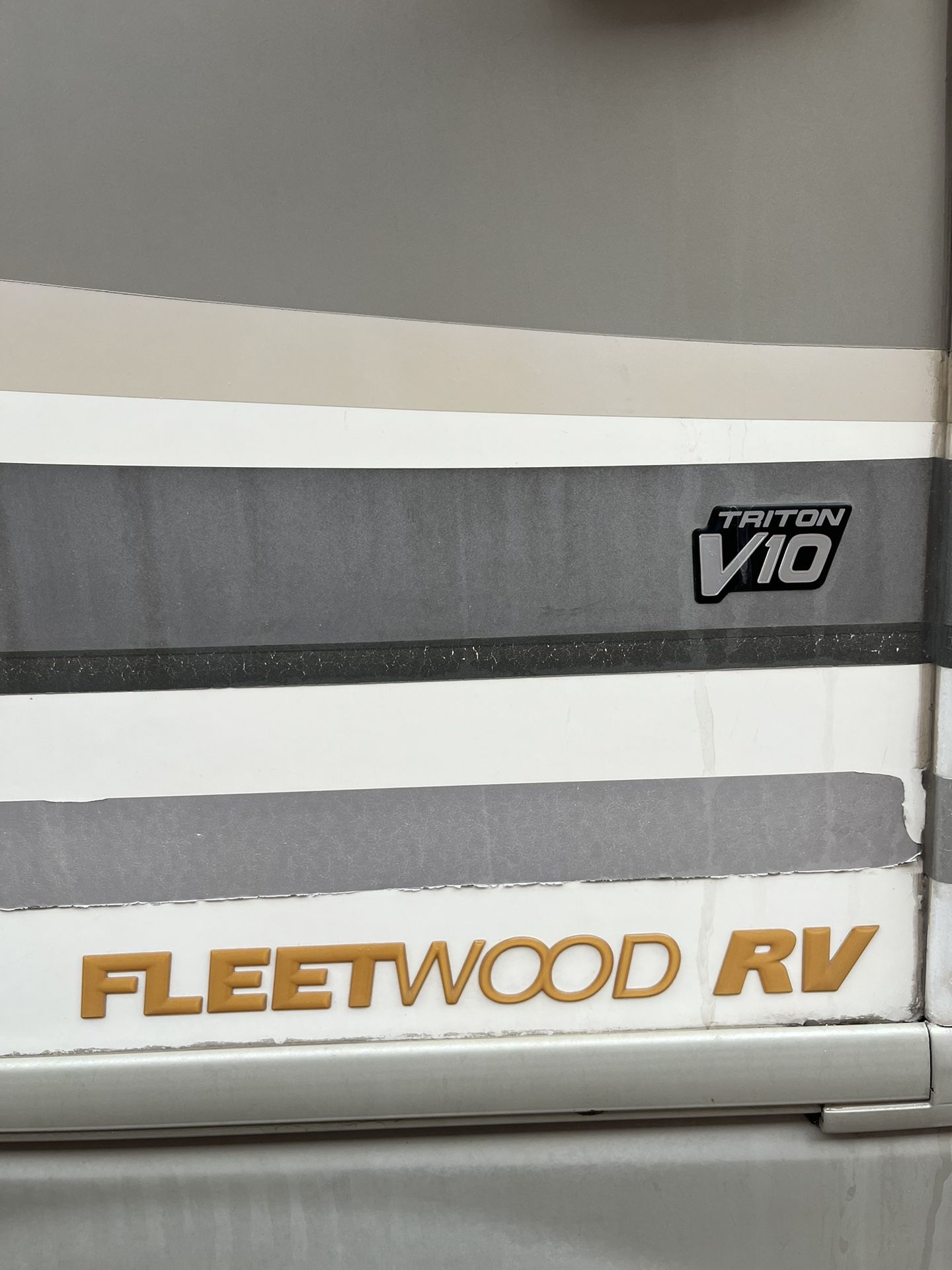 Rv 36 Ft V10 for Sale in Henderson, NV - OfferUp