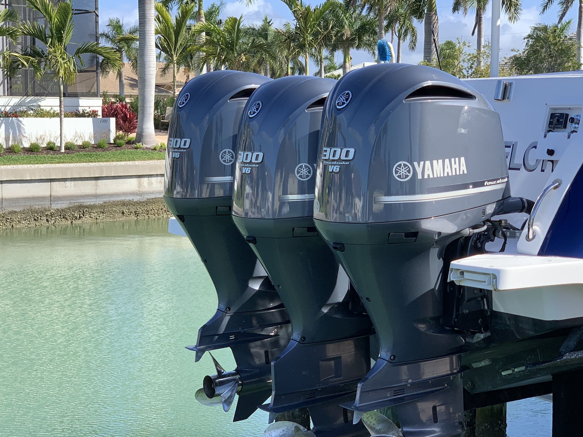 Triple set Yamaha 300 Four stroke outboards for Sale in HALNDLE BCH, FL ...