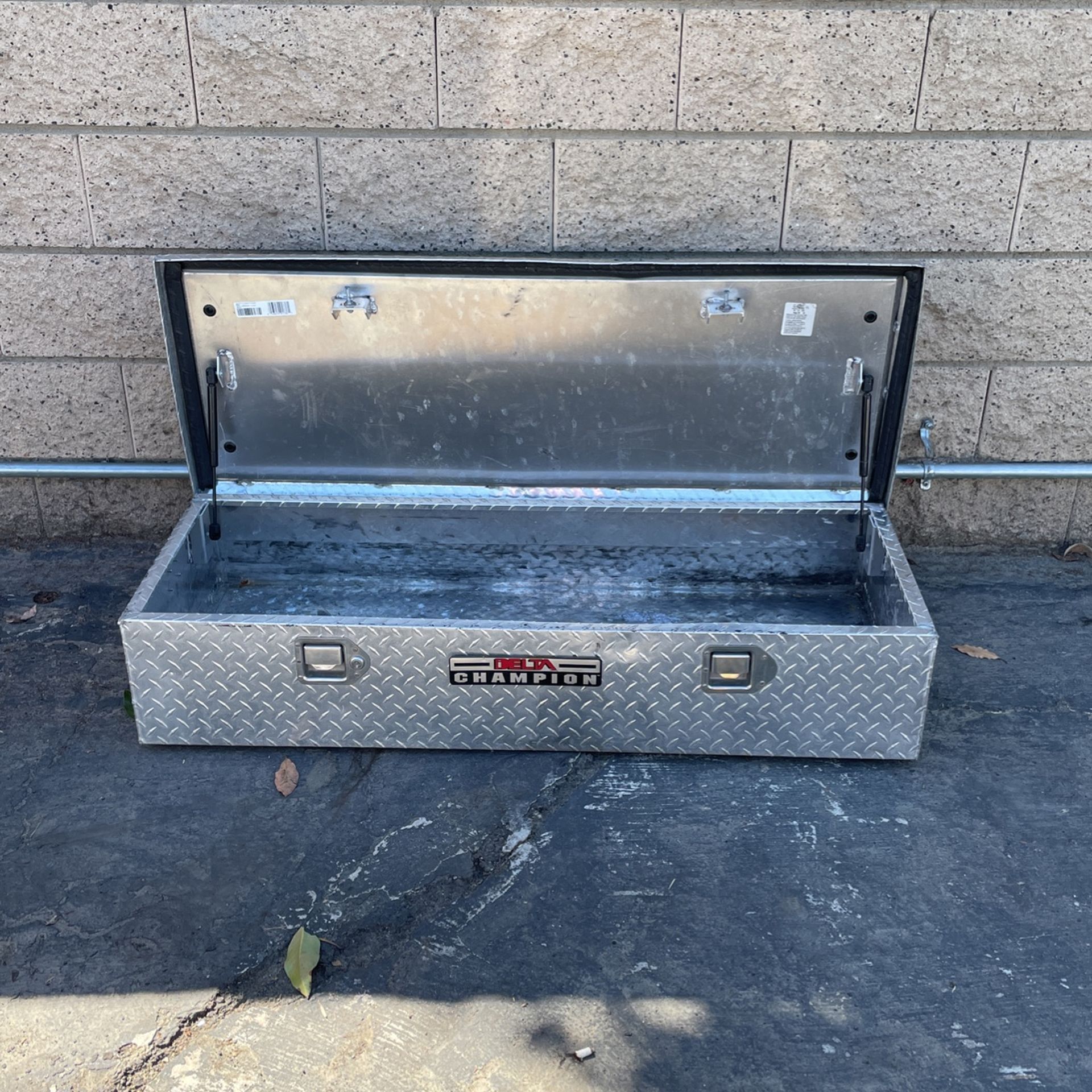 Delta Champion Truck Bed Tool Box. for Sale in Lake Elsinore, CA - OfferUp