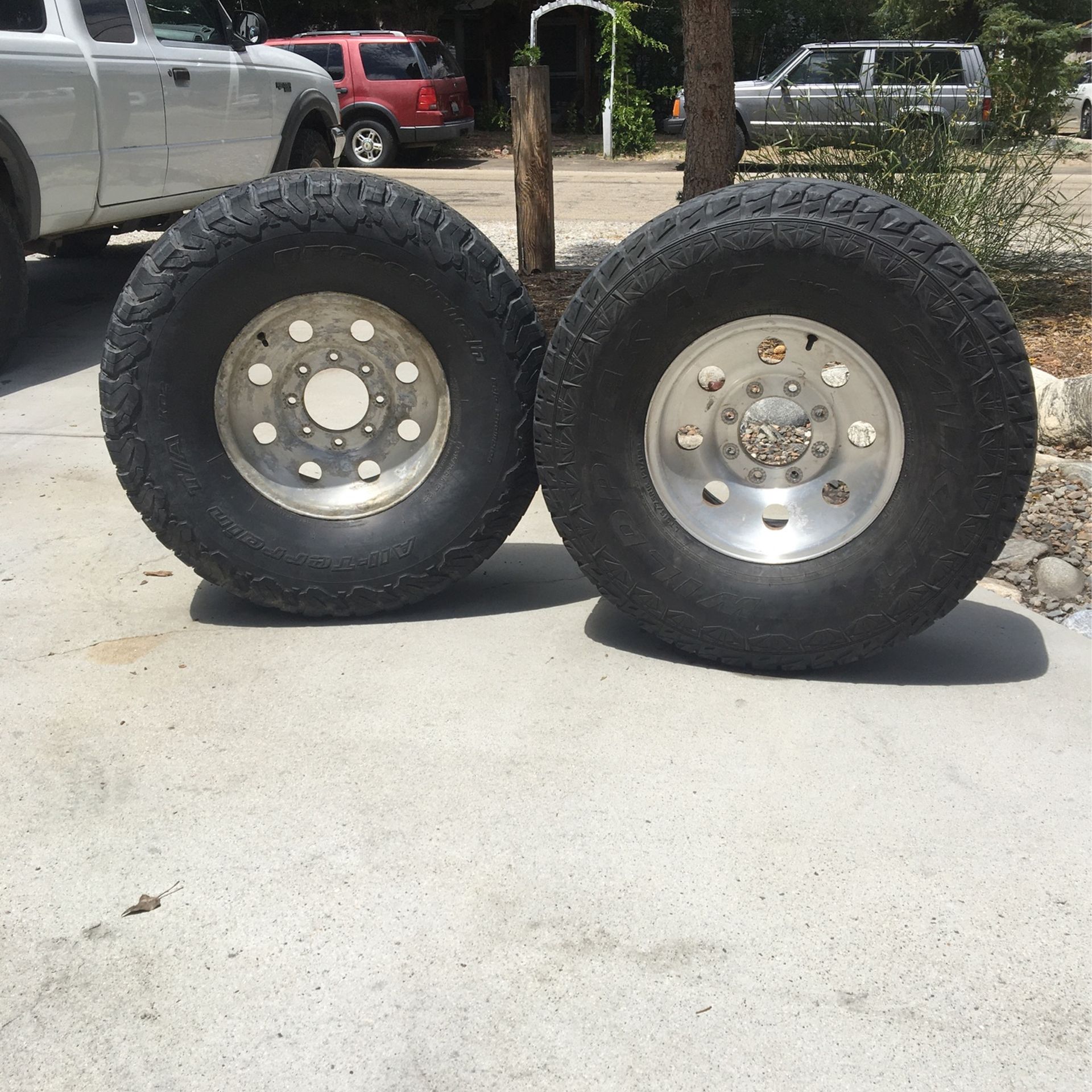F250 Spare Tires 315/75/16 for Sale in Big Bear, CA - OfferUp