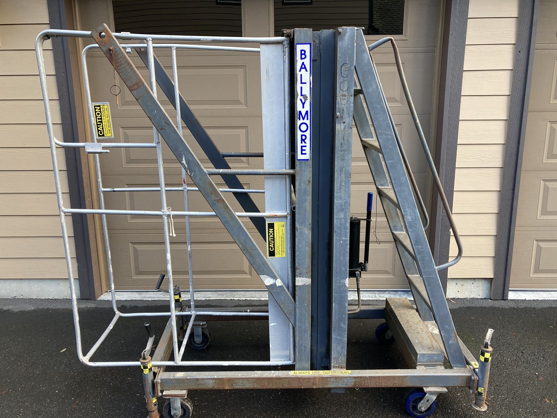 Ballymore One Person Maintenance Lift for Sale in Maple Valley, WA ...