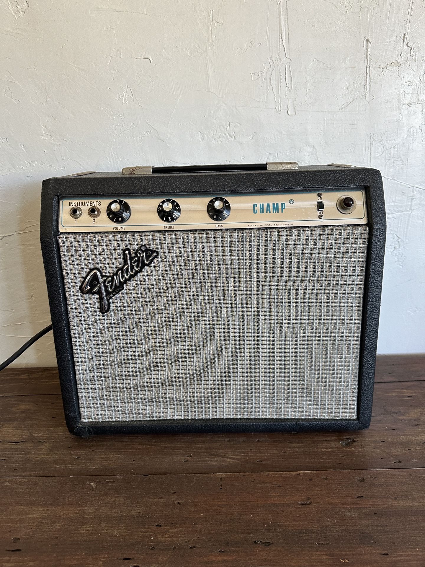Vintage Fender Silverface Champ for Sale in Los Angeles, CA - OfferUp