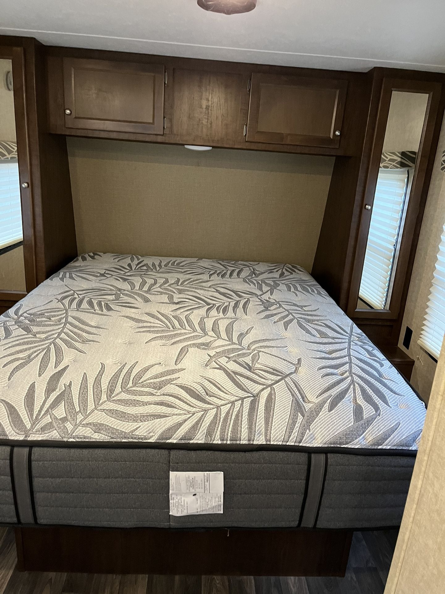 2016 Keystone Travel Trailer 27 Foot for Sale in Denison, TX - OfferUp