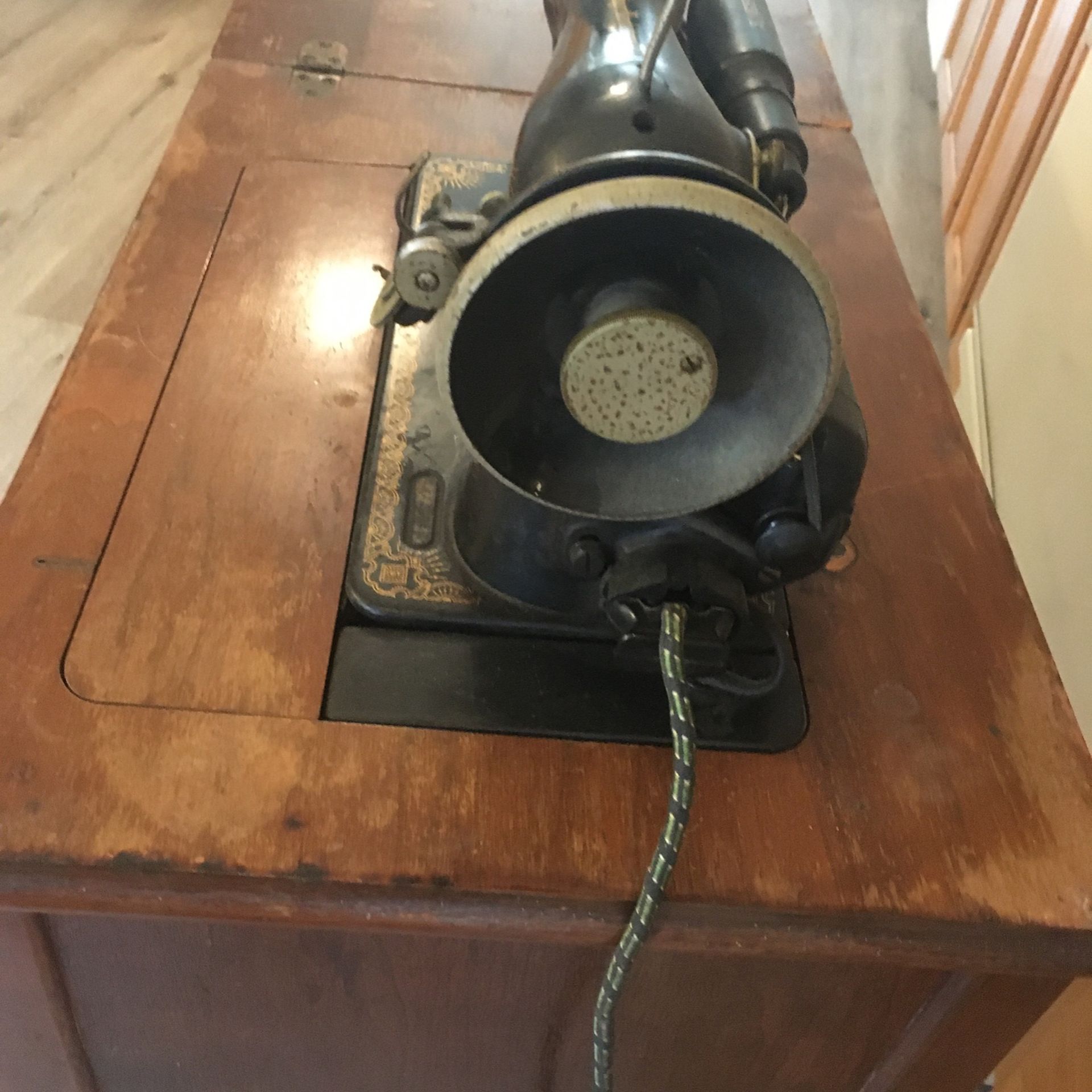 1937 Singer Sewing Machine for Sale in Murrieta, CA - OfferUp