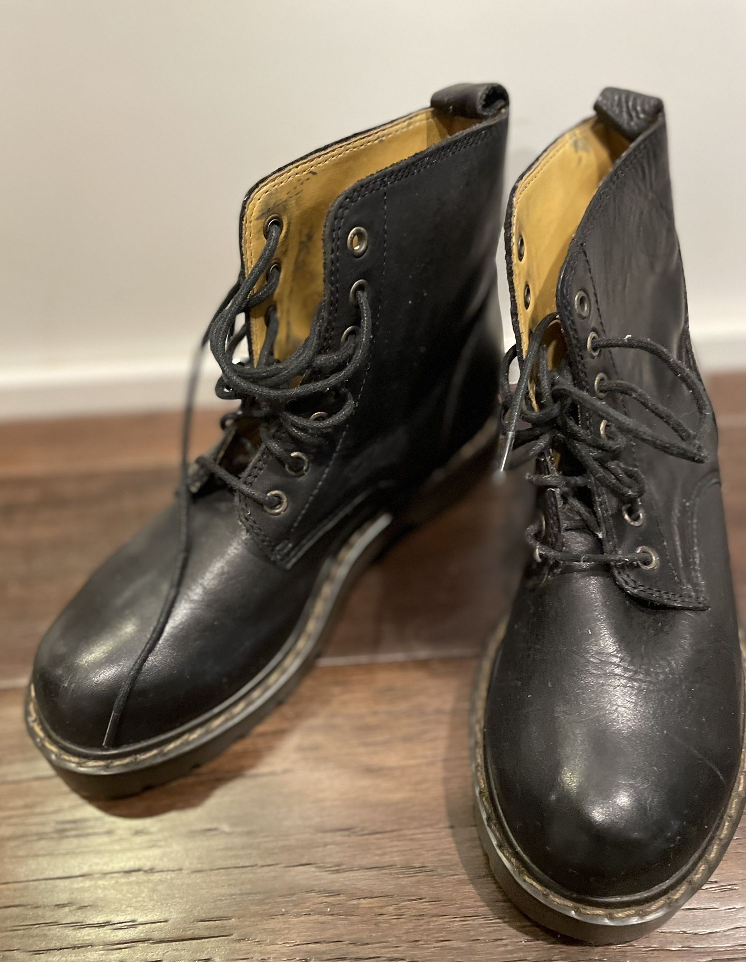 Prima Royale Black Leather Boots. Size 7 1/2 for Sale in Lakewood, CA ...