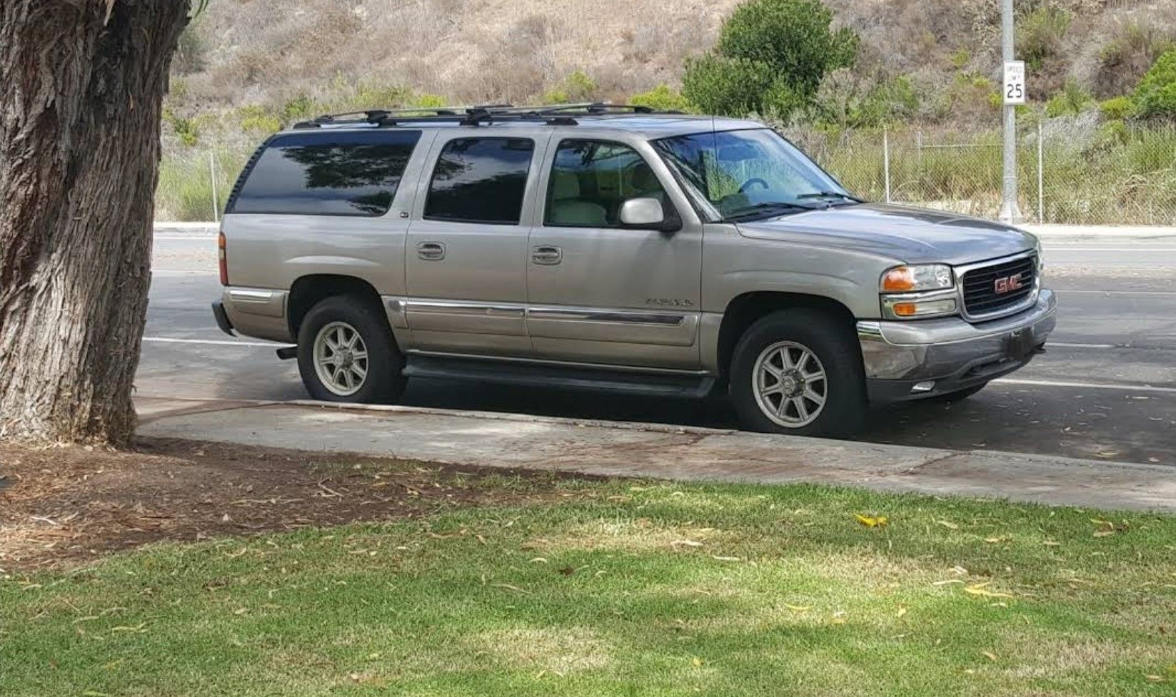 2001 GMC Yukon XL for Sale in Oceanside, CA - OfferUp
