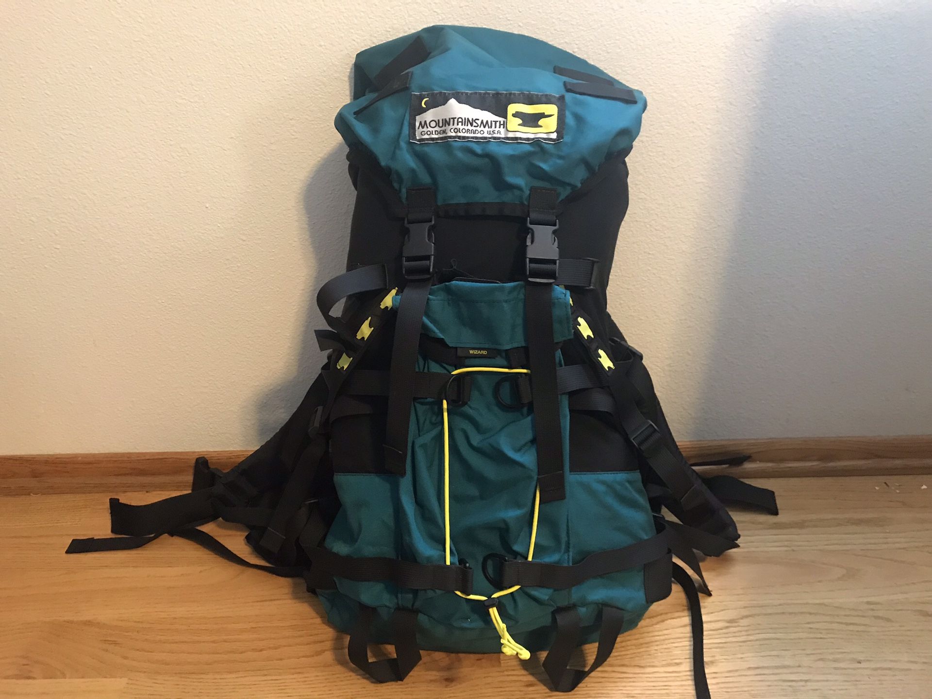 Mountainsmith Wizard Internal Frame Backpack for Sale in Aberdeen, WA ...