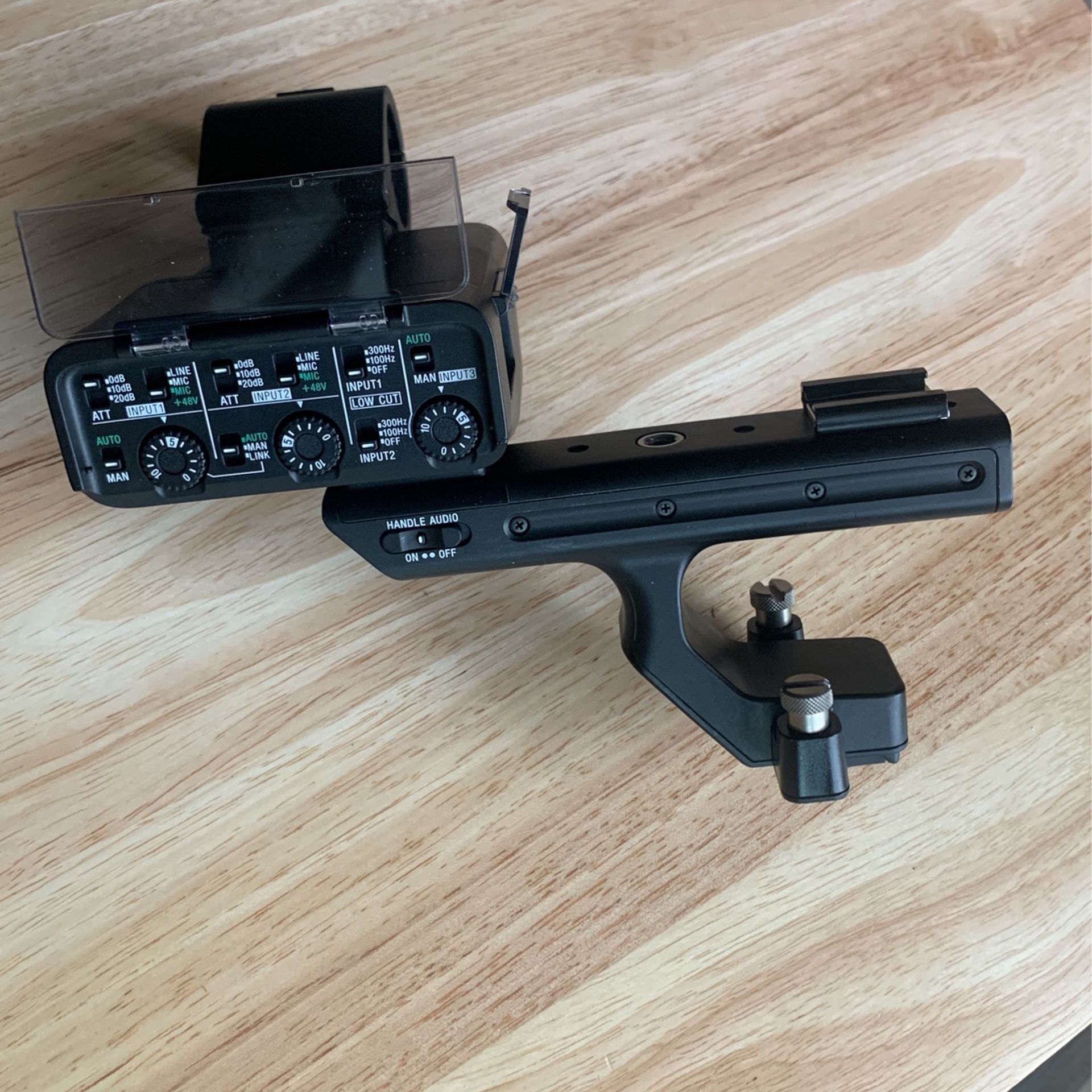 Sony XLR-H1 XLR Handle Unit (for Fx3) for Sale in Piscataway, NJ - OfferUp