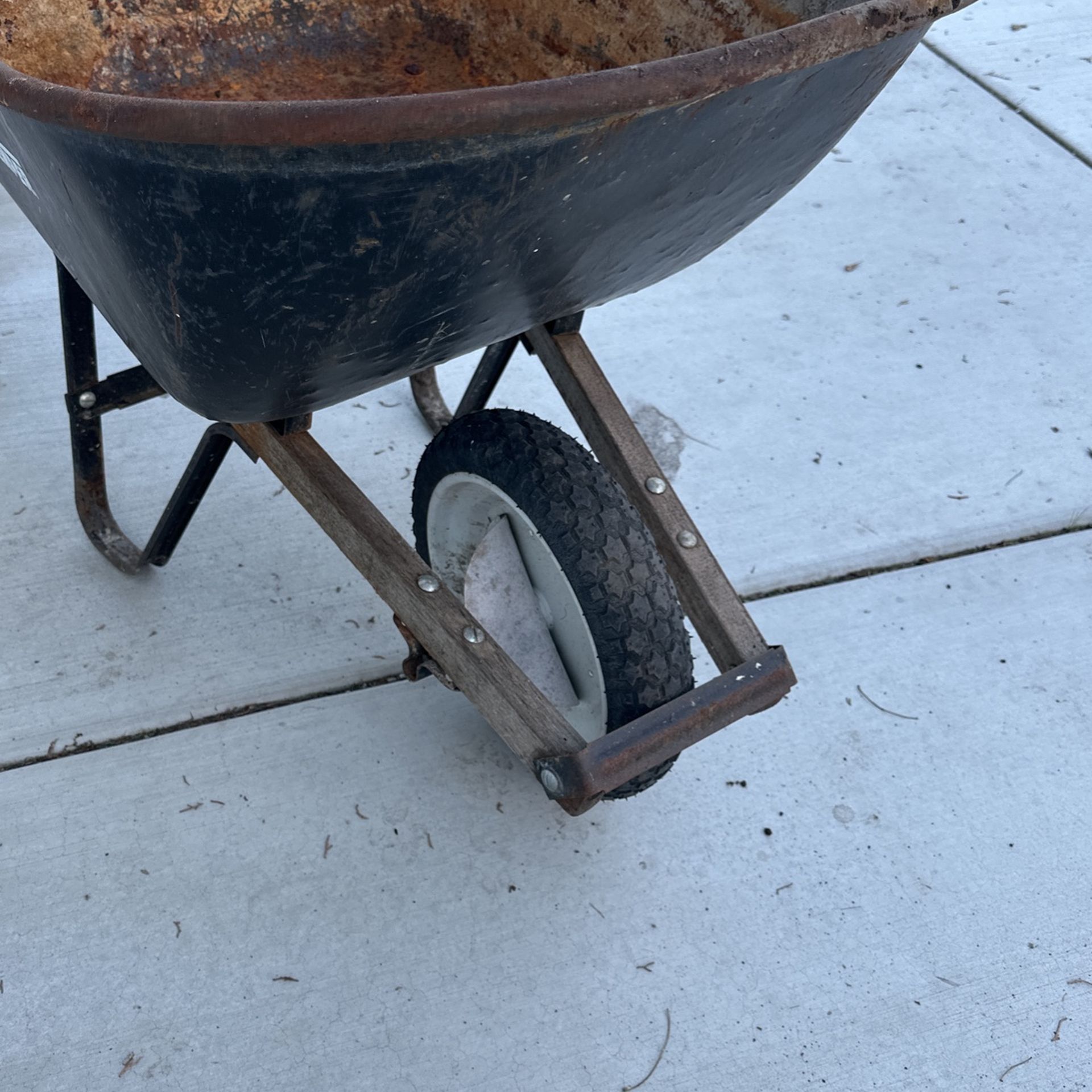 Used True Temper Wheel Barrel Needs One Handel for Sale in San Jose, CA ...
