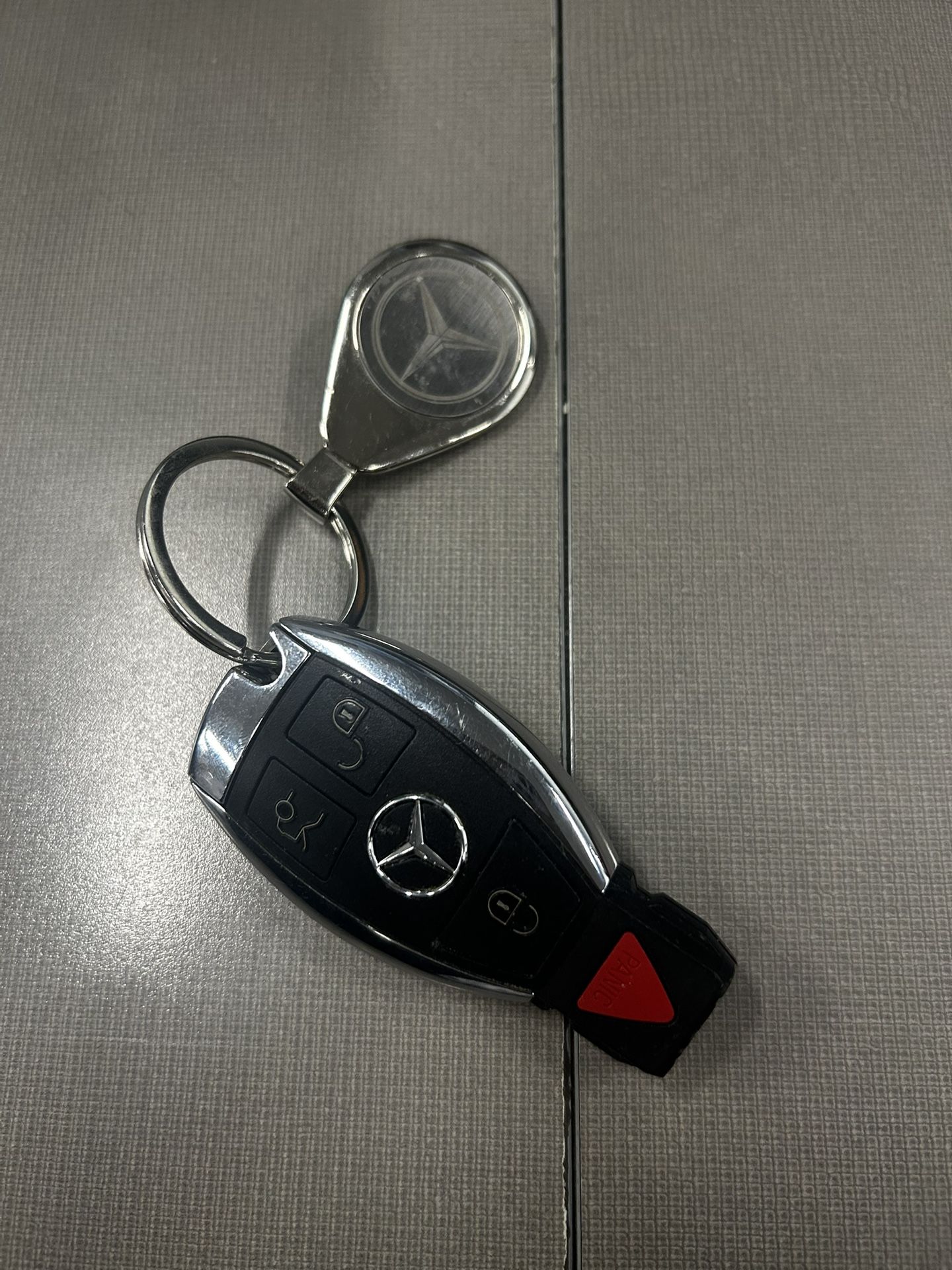 Mercedes Benz Key Fob for Sale in Moreno Valley, CA - OfferUp