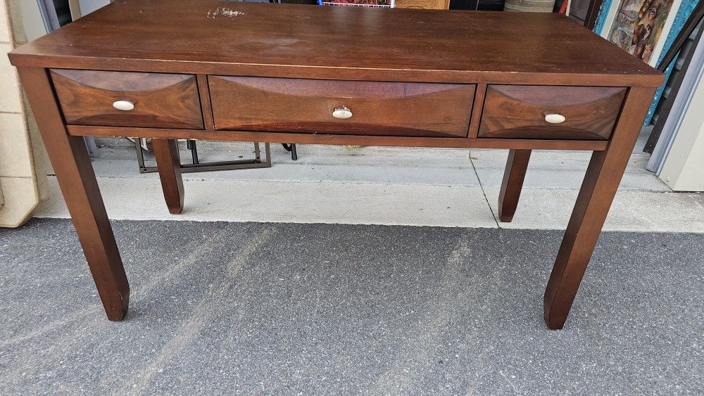 Desk (3 drawer desk)(DELIVERY OPTION for Sale in Lakeland, FL - OfferUp