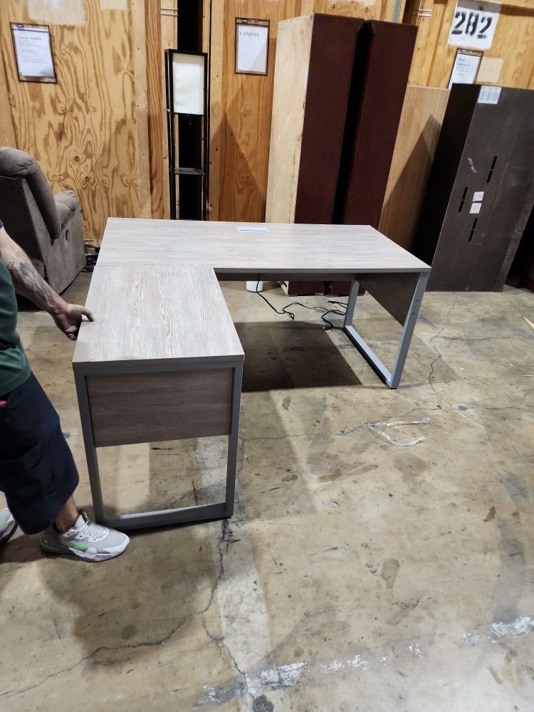 Left Hand L-Shape Desk for Sale in Laveen Village, AZ - OfferUp