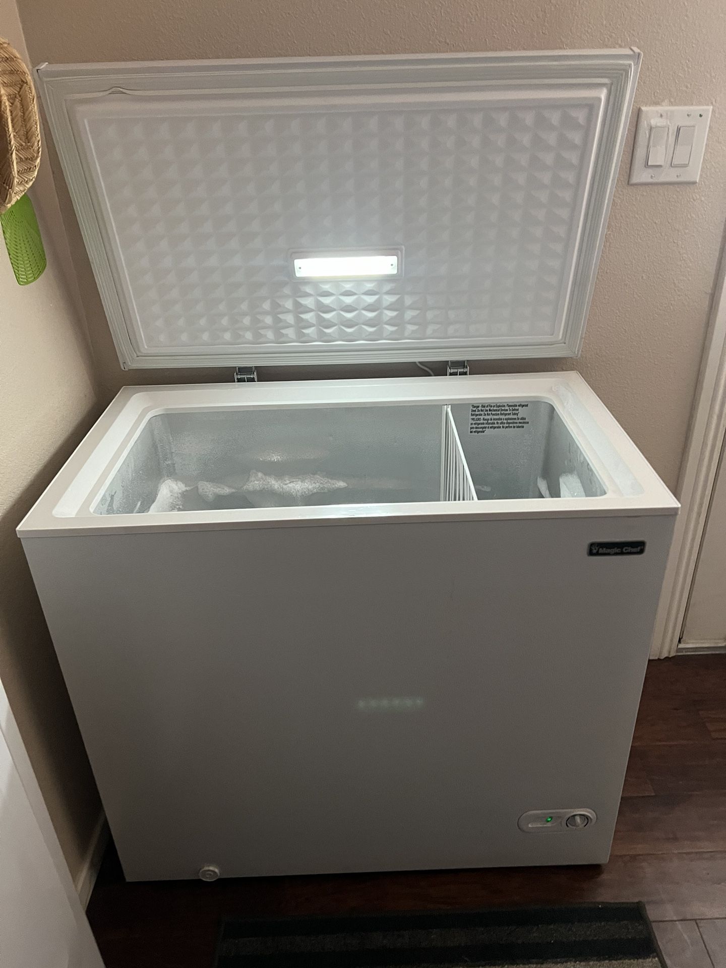 Magic Chef Chest Freezer for Sale in Banning, CA - OfferUp