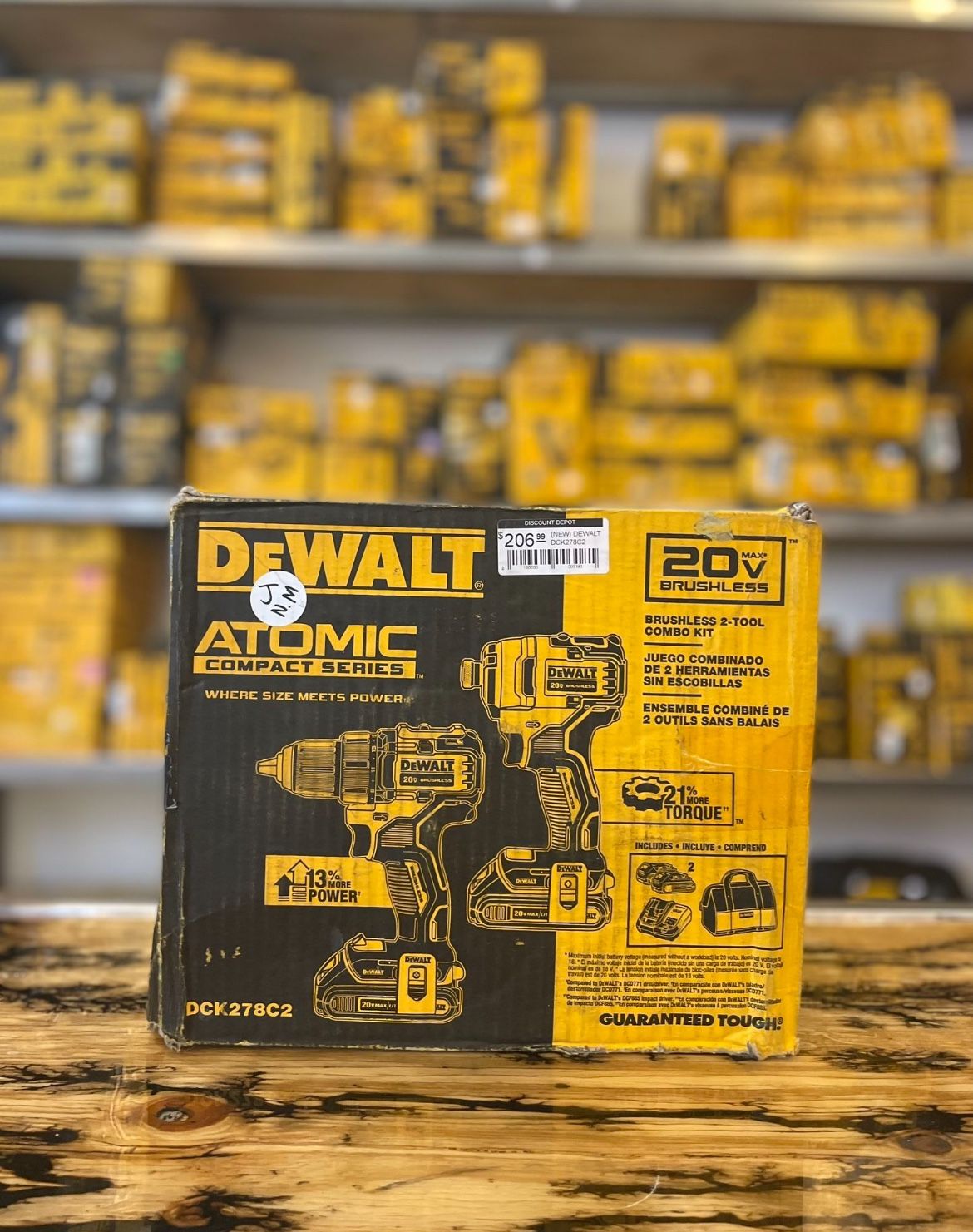 DEWALT ATOMIC 20-Volt MAX Cordless Brushless Compact Drill/Impact Combo ...