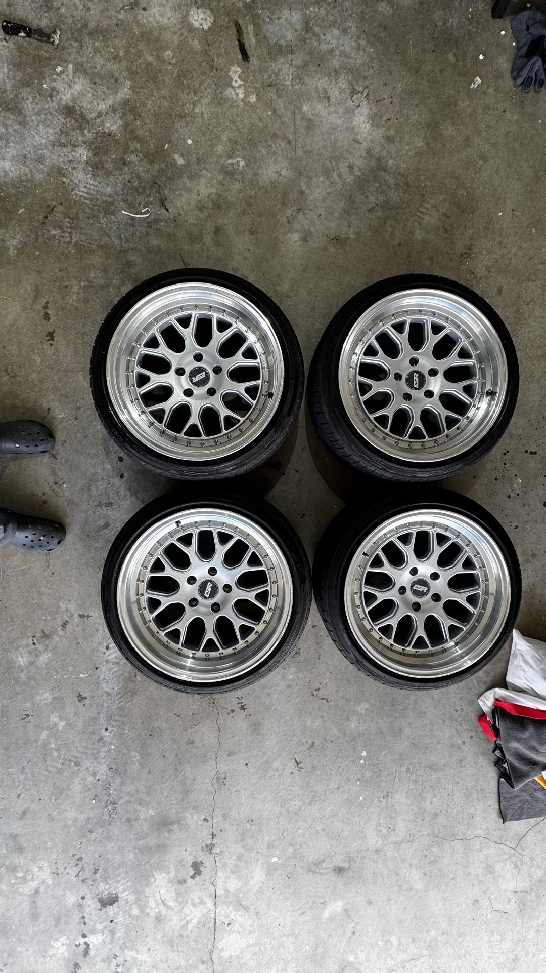 ESR Wheels CS1 18x9.5 5x114.3 35+ Offset Hyper Silver W/ Machined Lip ...