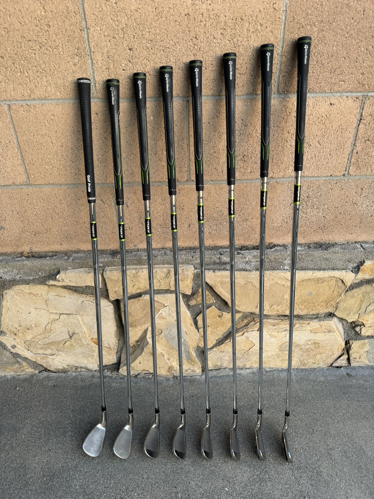 Taylormade Golf RBZ Rocketballz Iron Set 4-PW + AW Steel Stiff Gently ...