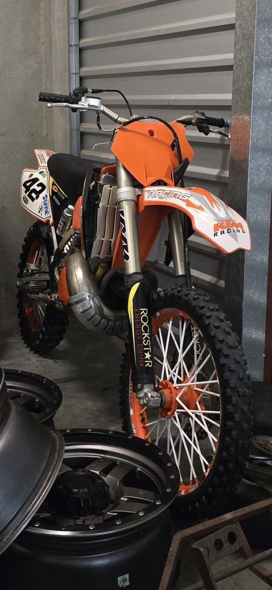 KTM 300CC 2T TITLE 2005 PRICE 2000 for Sale in San Diego, CA - OfferUp