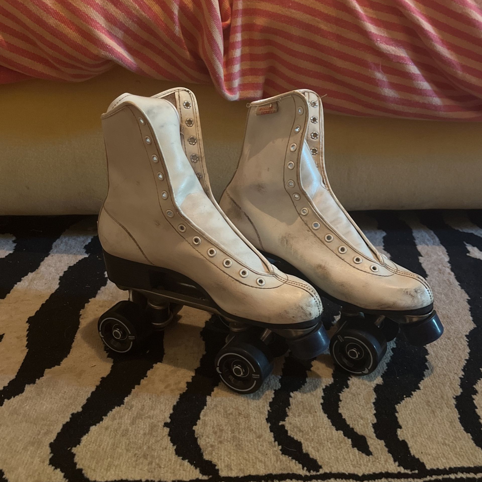 Vintage Roller Skates With Key