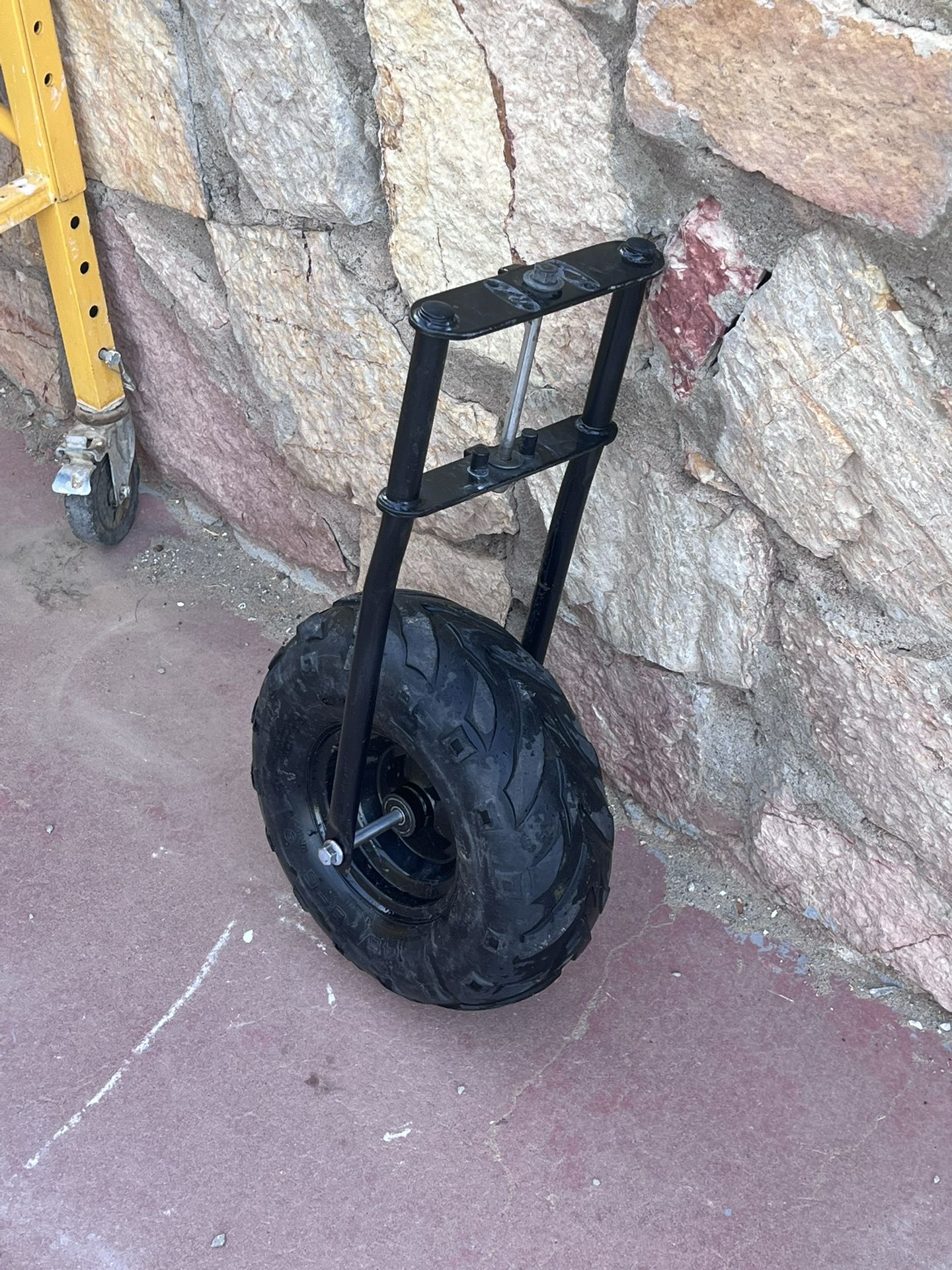 Ct100 U Forks And Wheel for Sale in El Paso, TX - OfferUp