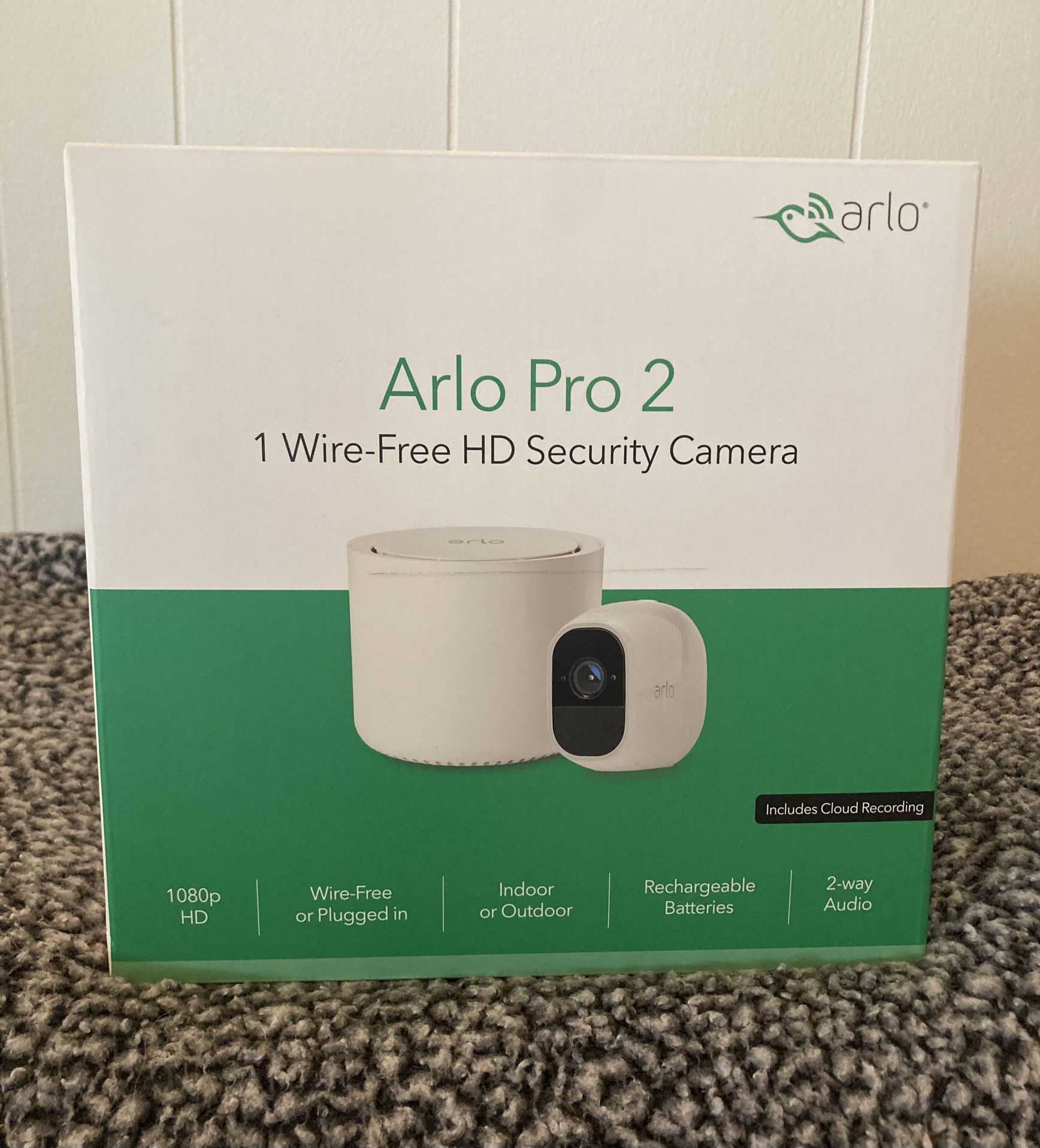 Arlo Pro 2 1080p HD wireless Indoor/Outdoor Camera w/ Base for Sale in ...