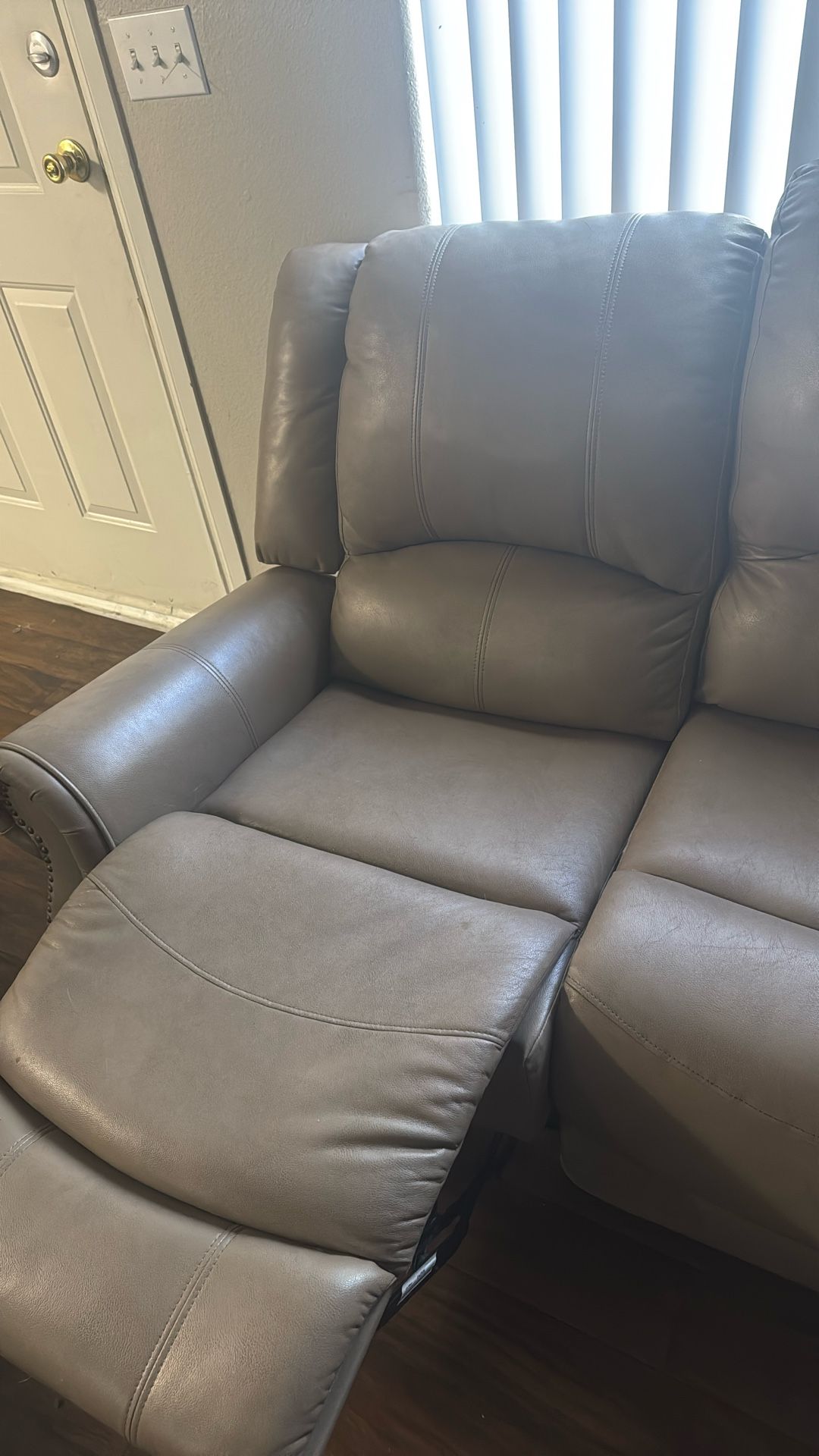 Gently Used Leather Reclined Couch Set for Sale in Las Vegas, NV - OfferUp
